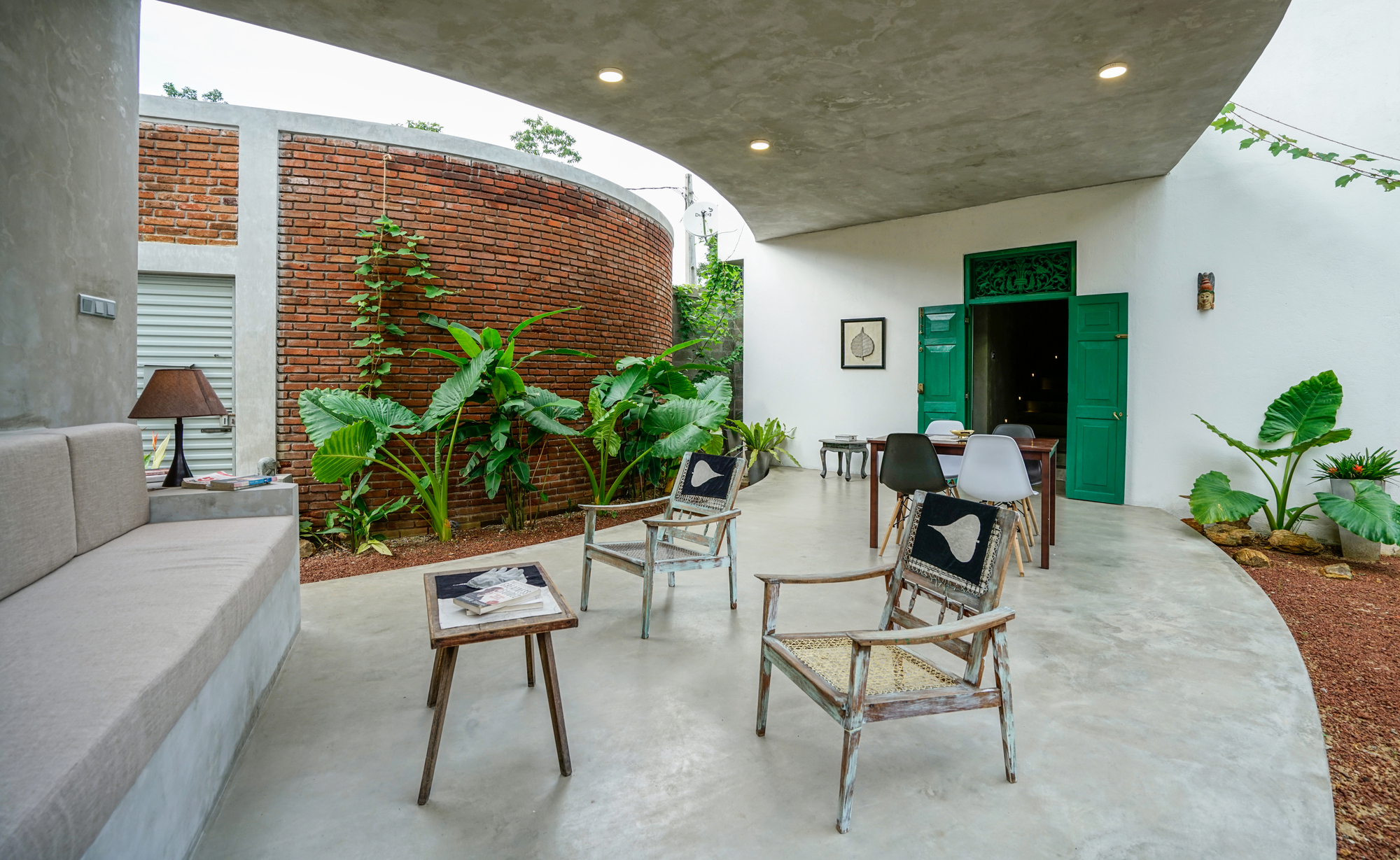 Gallery of The “cul-de-sac” Residence / Chathurika Kulasinghe ...
