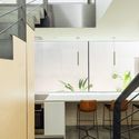 White Stone Flats / benjamin hall design | ArchDaily