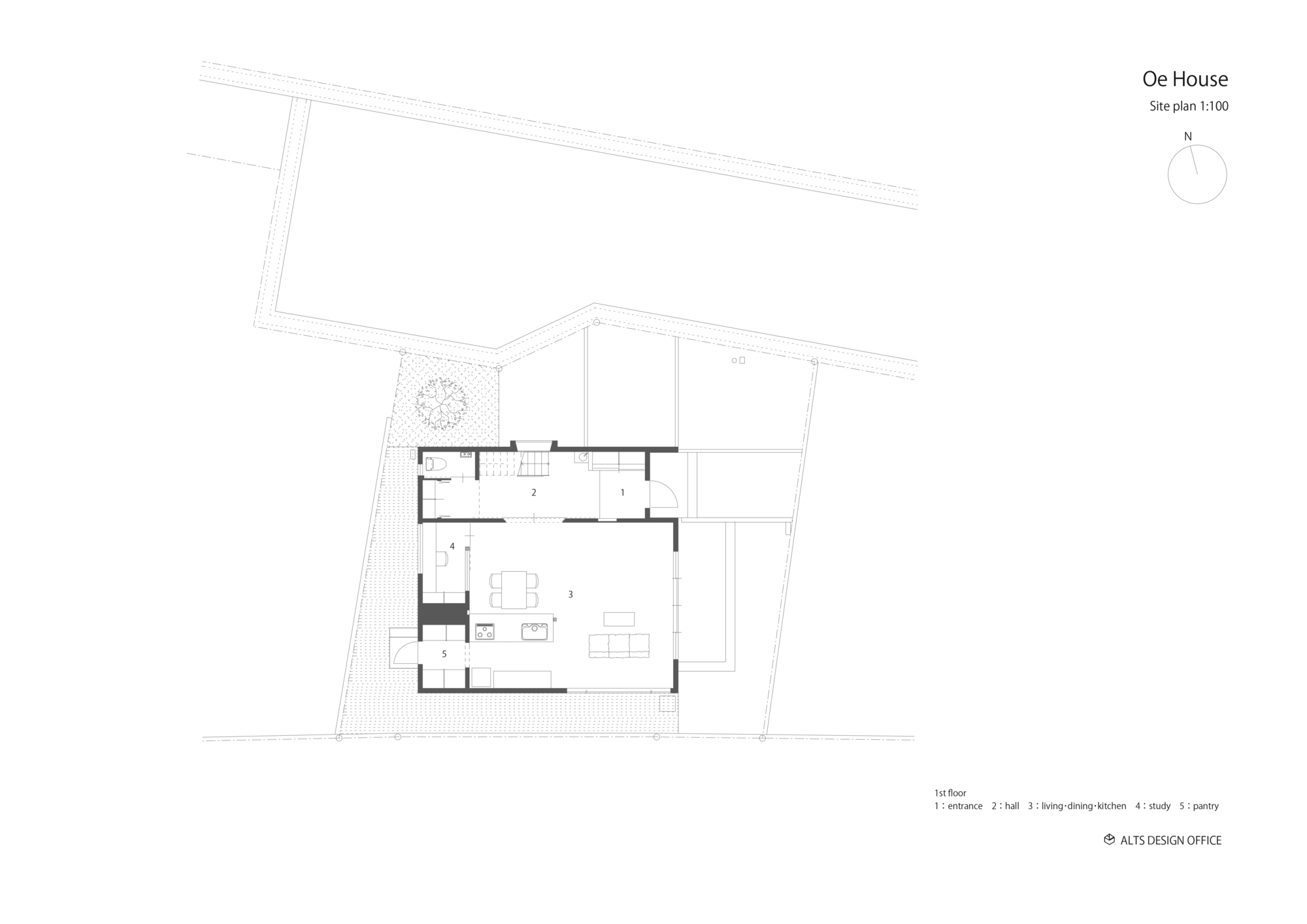 Gallery of OHE House / ALTS Design Office - 31