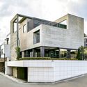 Gallery of Bridge House / +VG Architects - 12