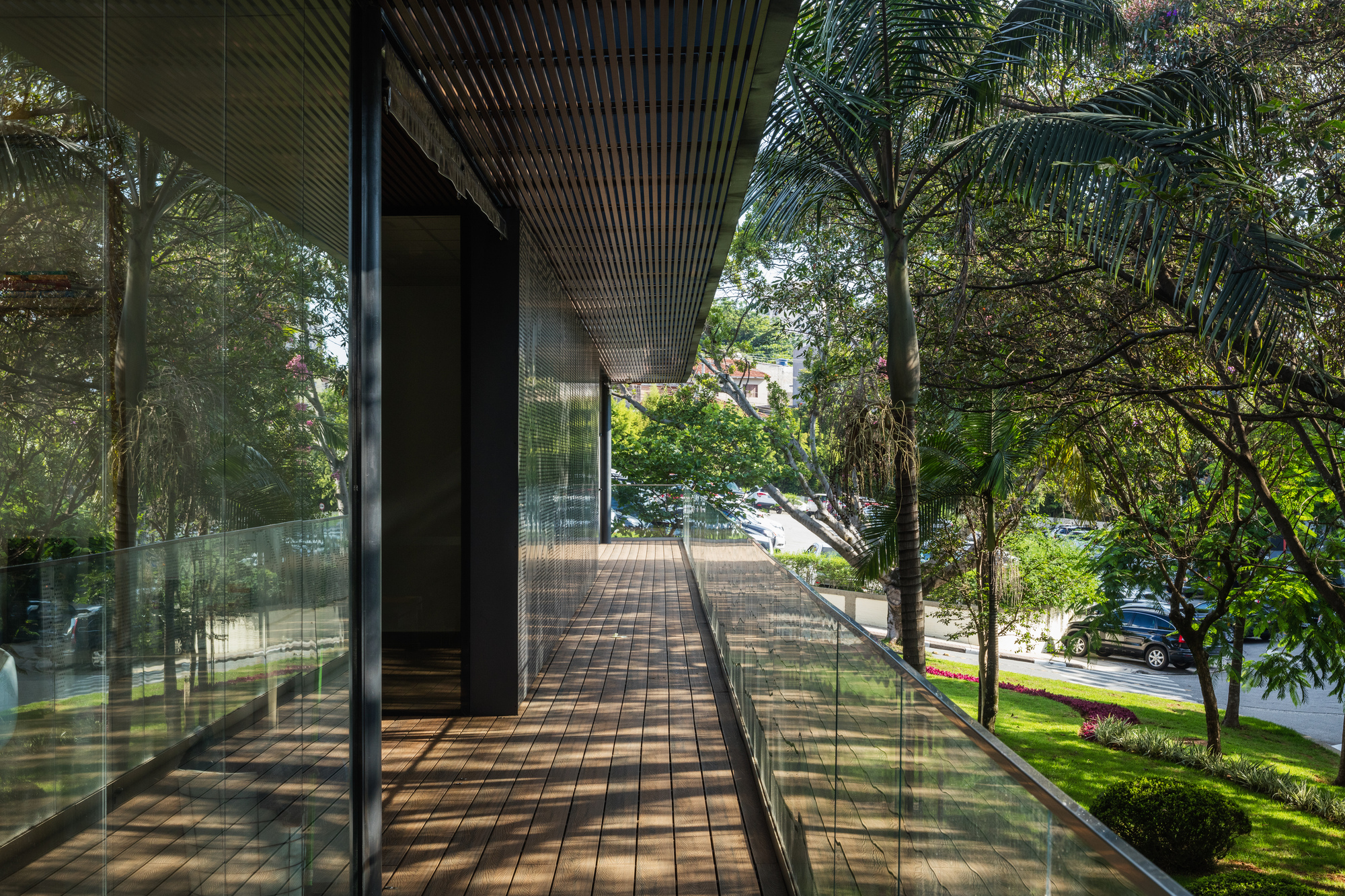 Gallery of Architectural Modules for Service Areas / DMDV arquitetos - 15