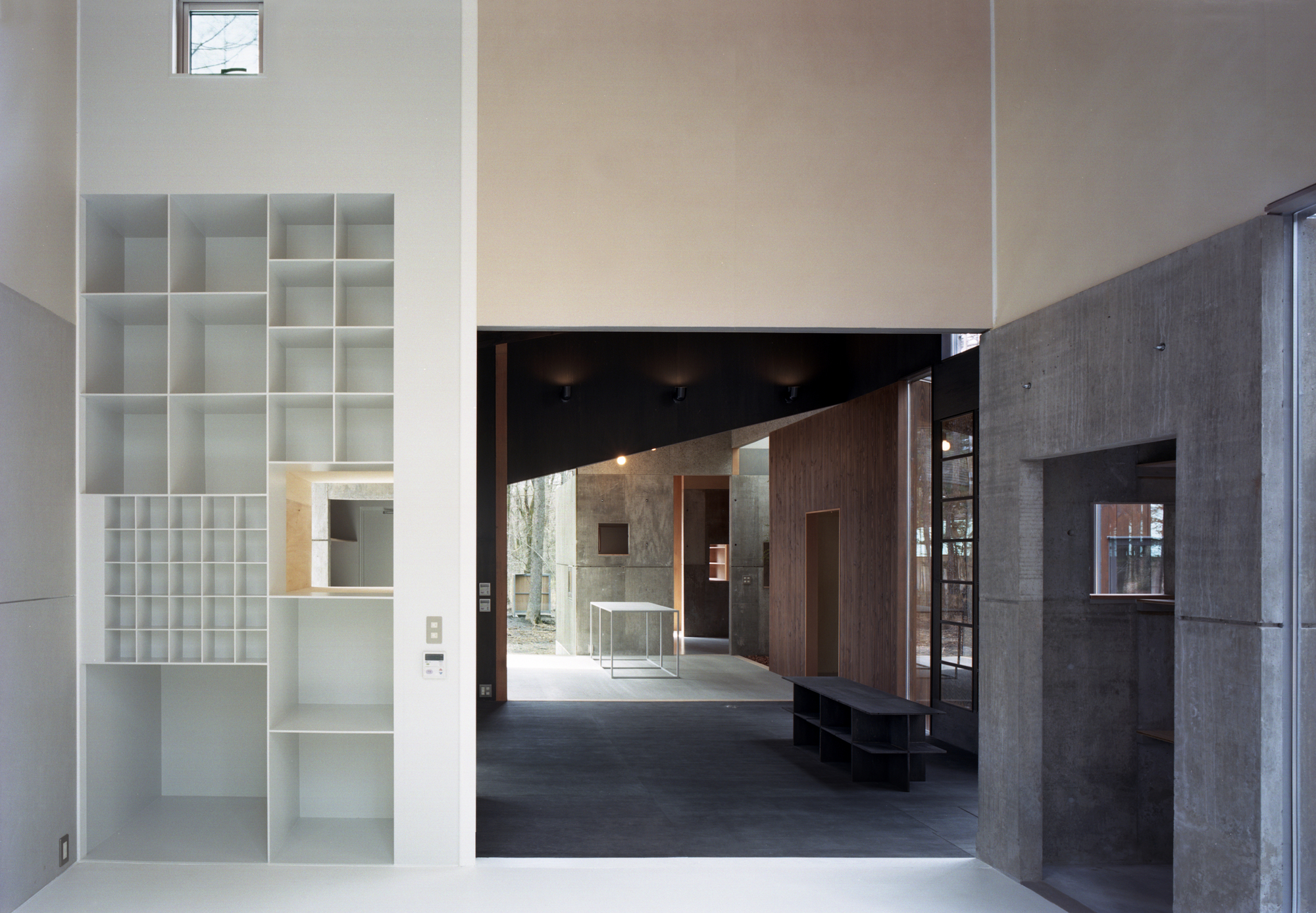 Gallery of Gradation in the Forest House / Kotoaki Asano Architect ...