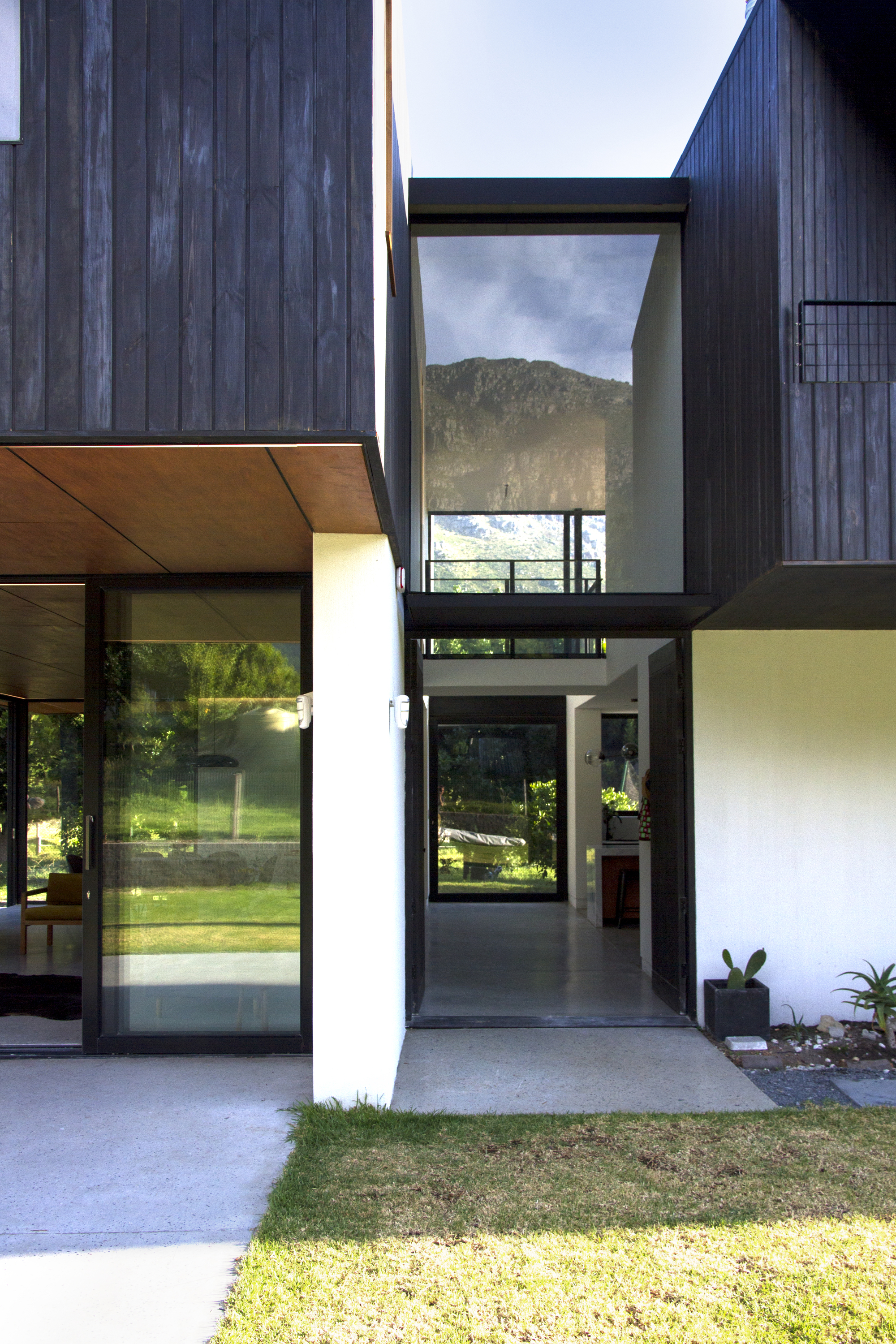 Gallery of Sassen Residence / SALT Architects - 15