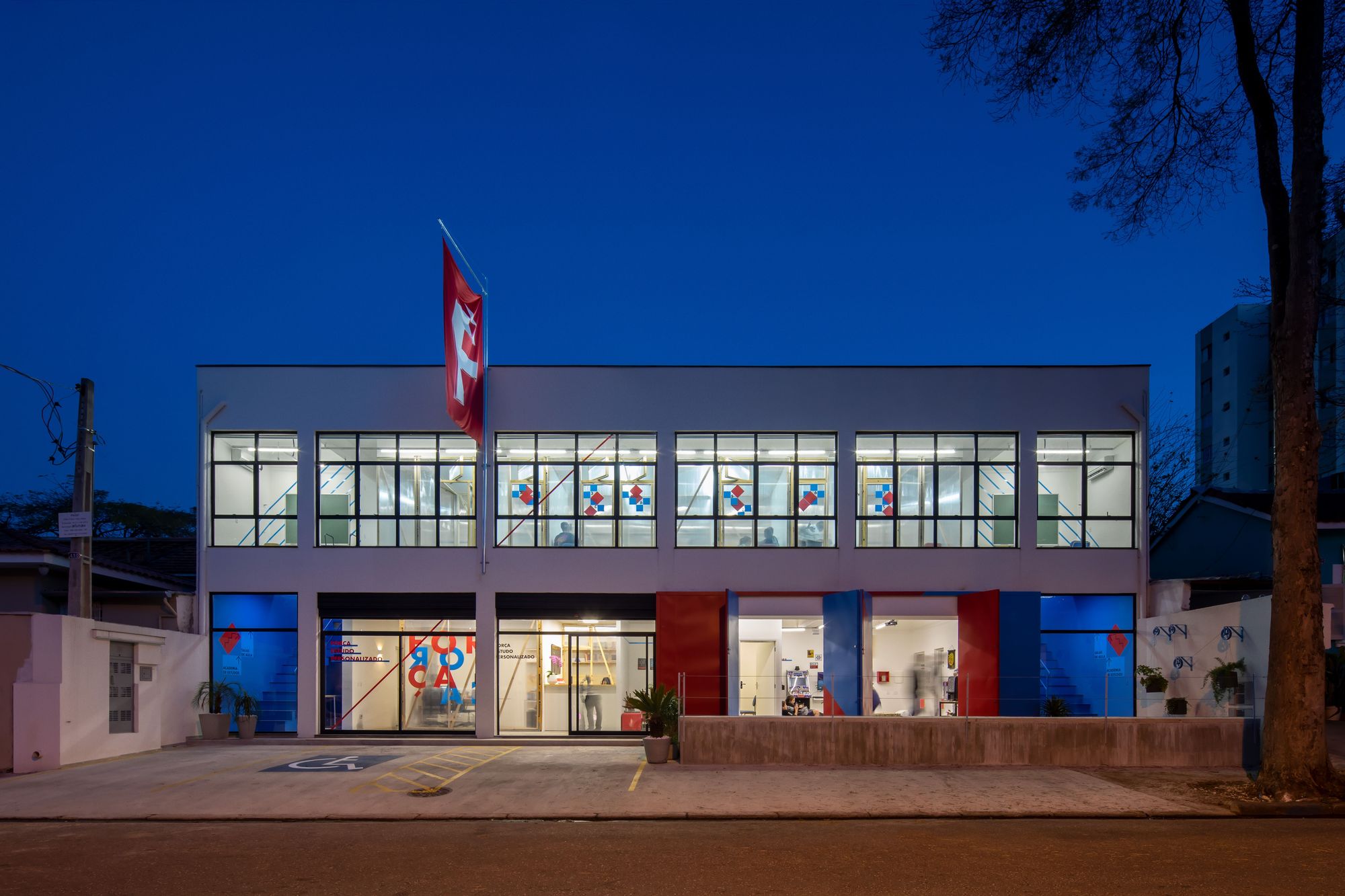Gallery of Forca Estudo Personalizado School / Pianca Arquitetura - 22