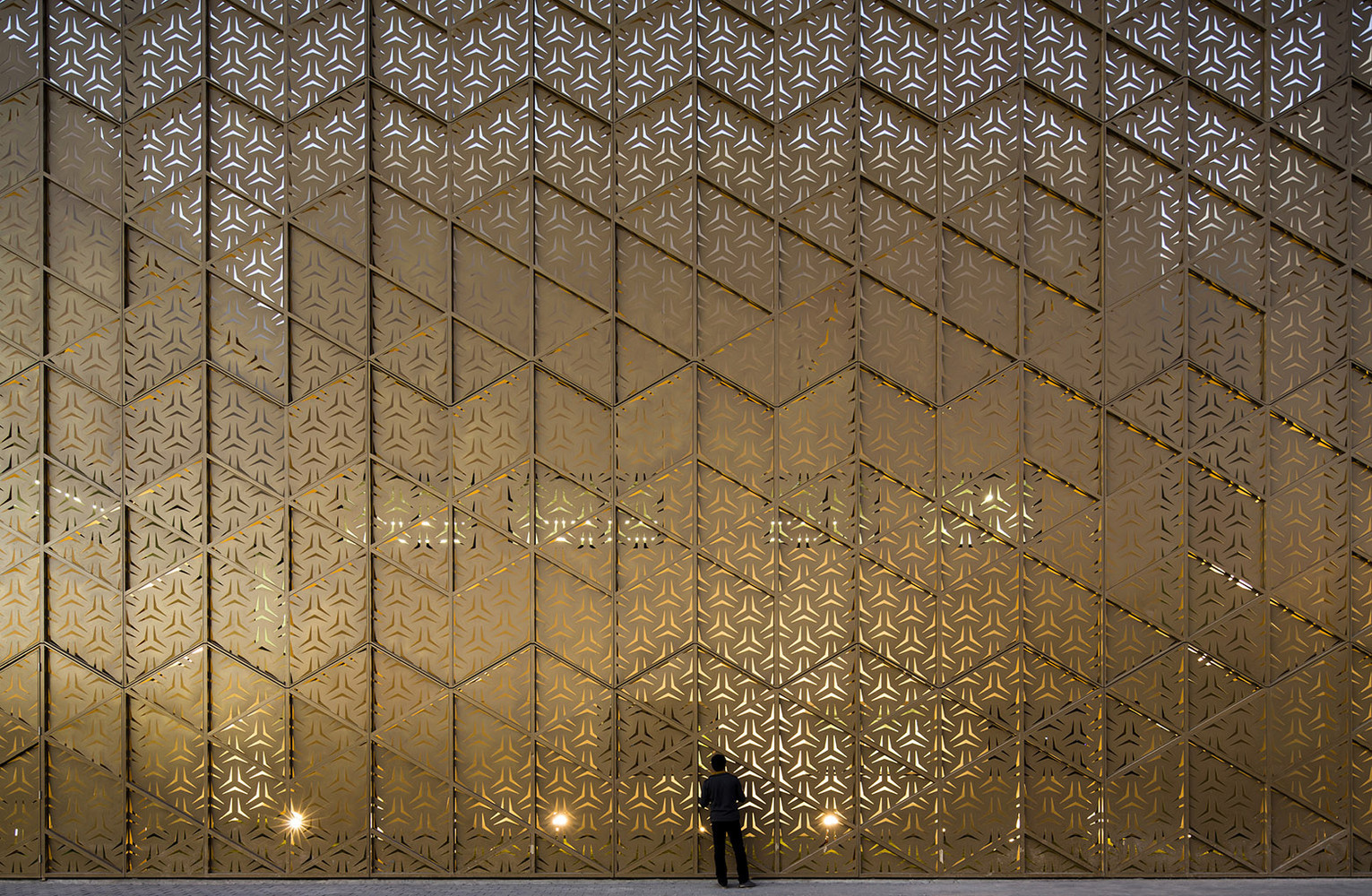 Gallery of From Design to Data: 12 Examples of Parametric Façades - 8