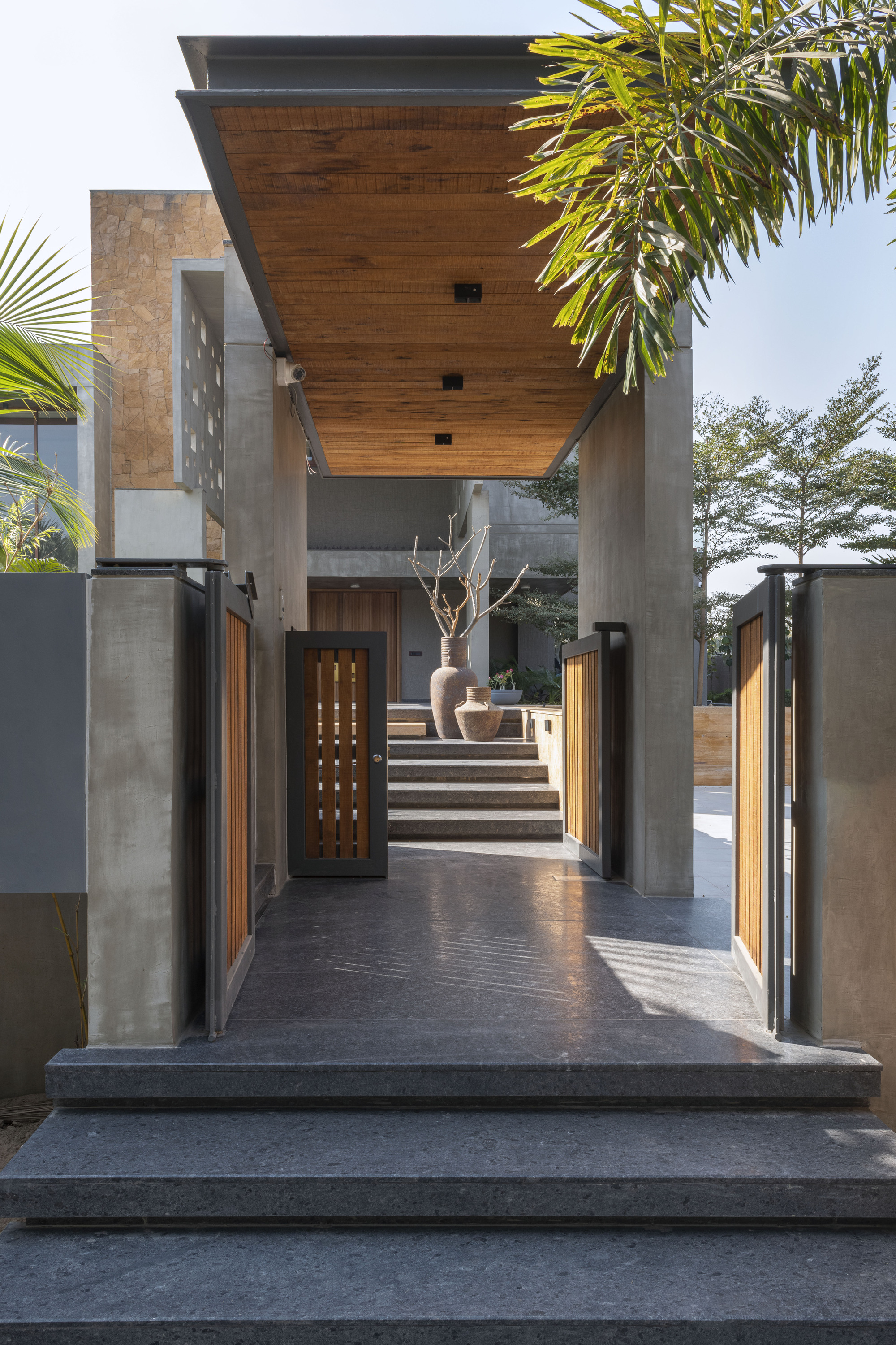 Gallery of PIXEL HOUSE / The Grid Architects - 10