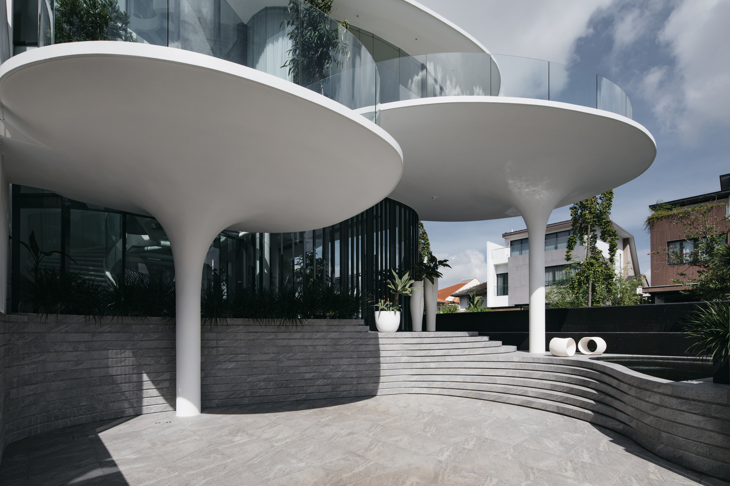 Gallery of Stiletto House / EHKA Studio - 1