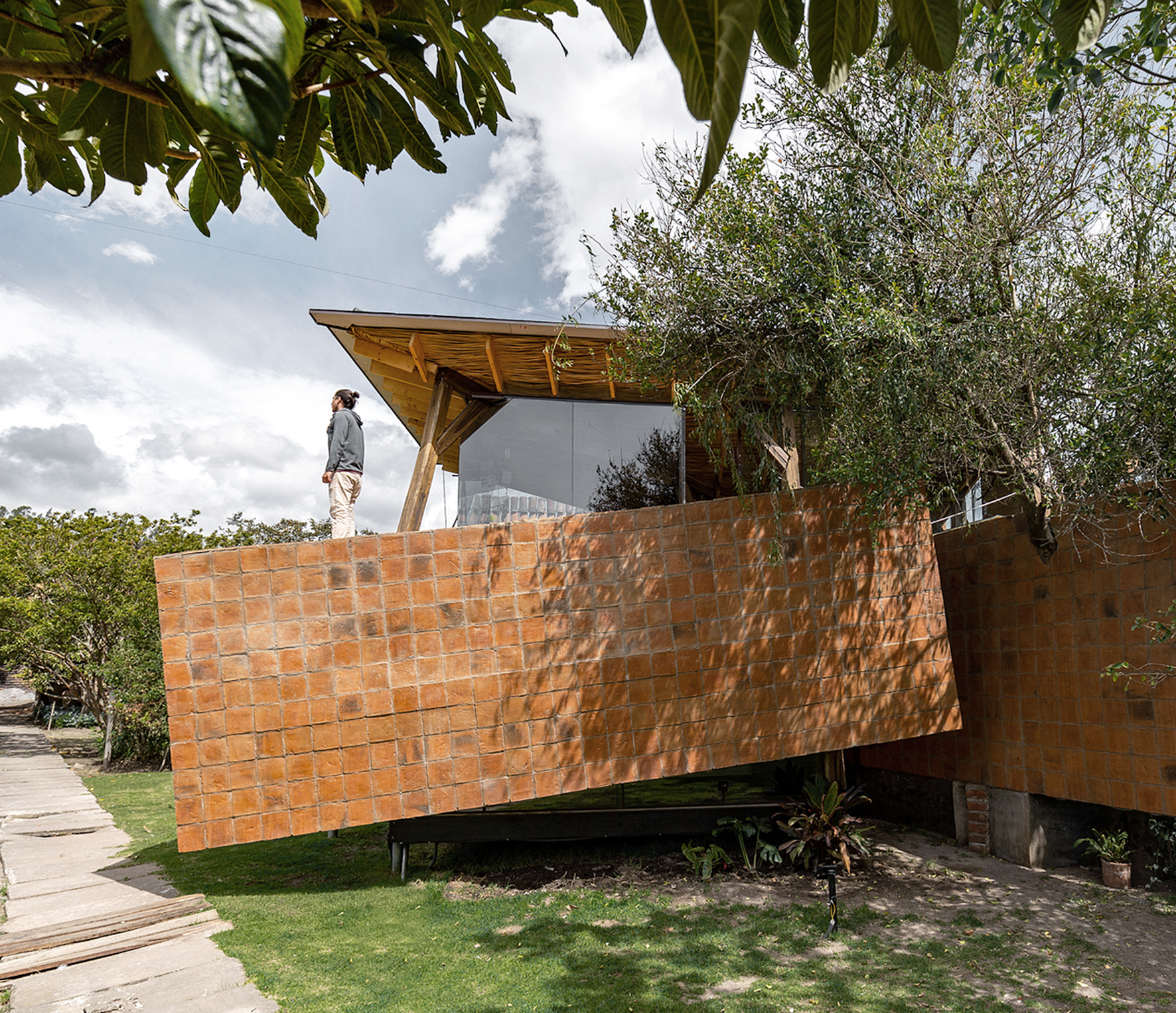 Galería de Casas de ladrillo en Ecuador: diseños contemporáneos con ...