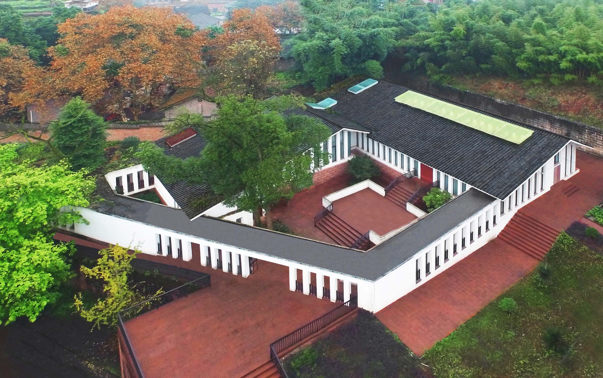 Memorial Hall / West-line Studio | ArchDaily