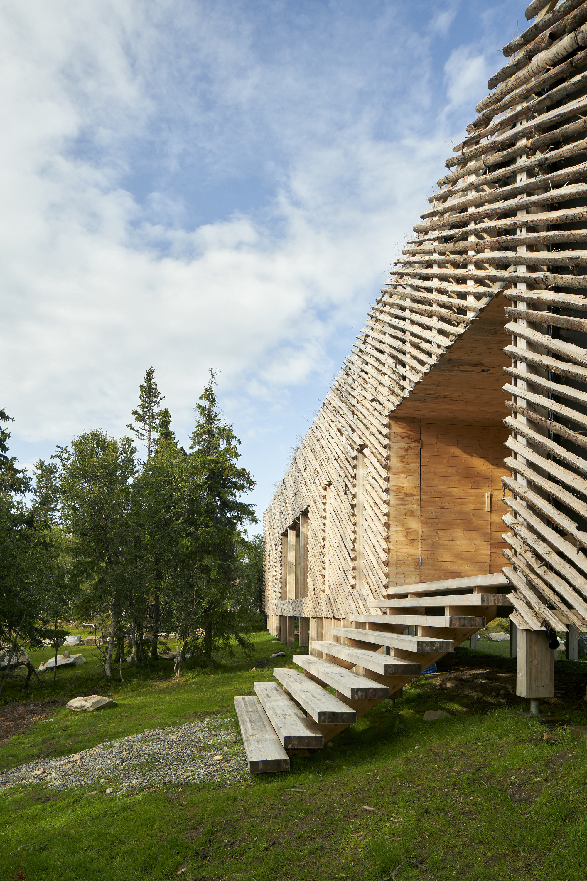 Gallery of Skigard Hytte Cabin / Mork-Ulnes Architects - 7