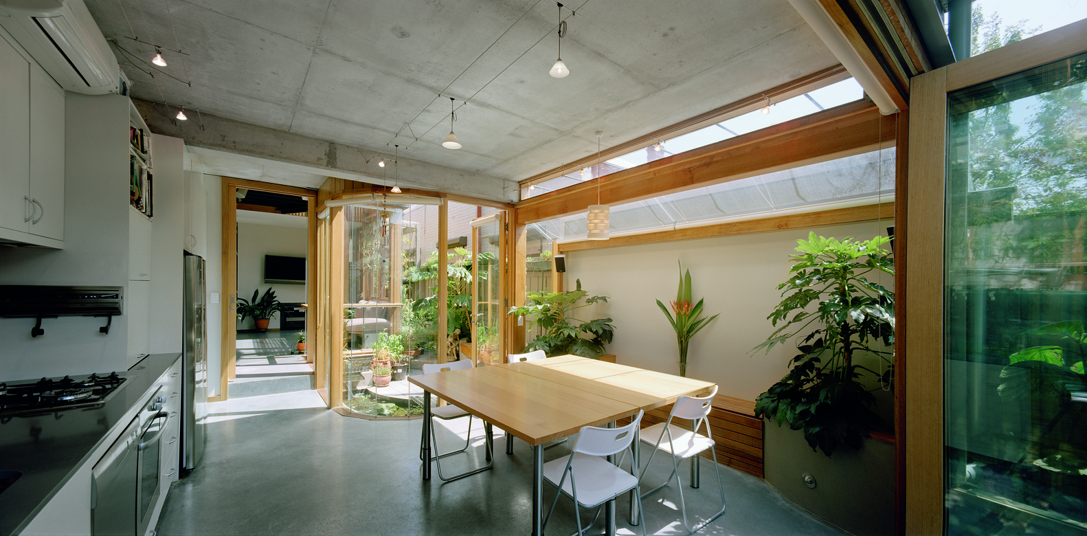 Gallery of How to Transform a Polluted Indoor Environment into a ...