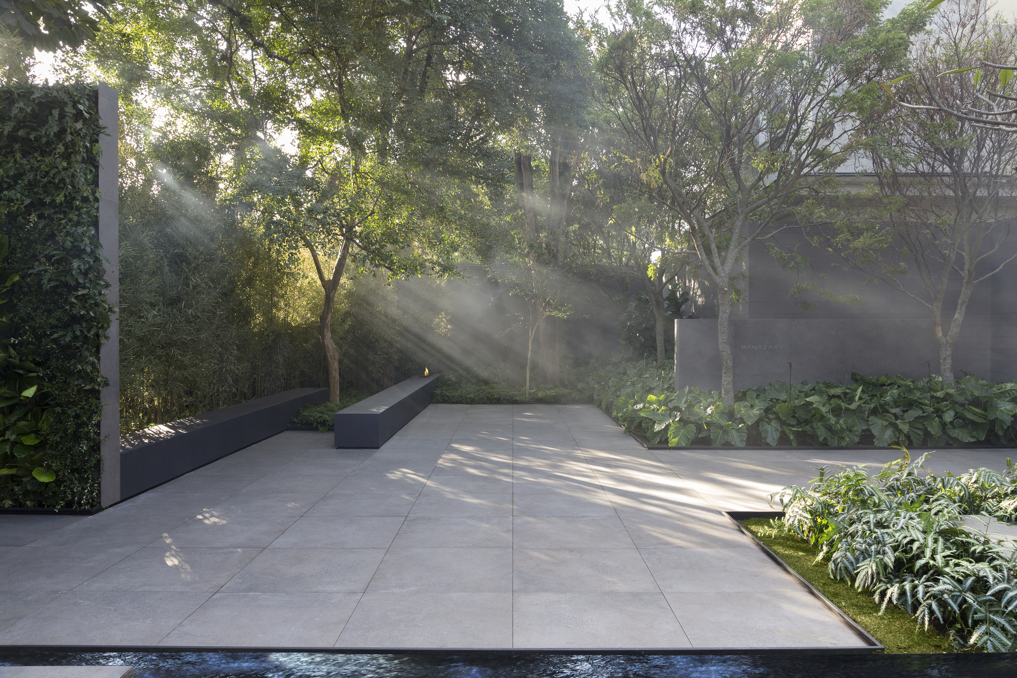 Gallery of Eliane Square / Hanazaki Paisagismo - 8