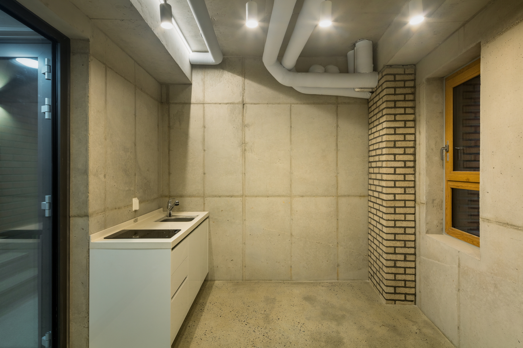 Gallery of Sista House / 2m2 architects - 10