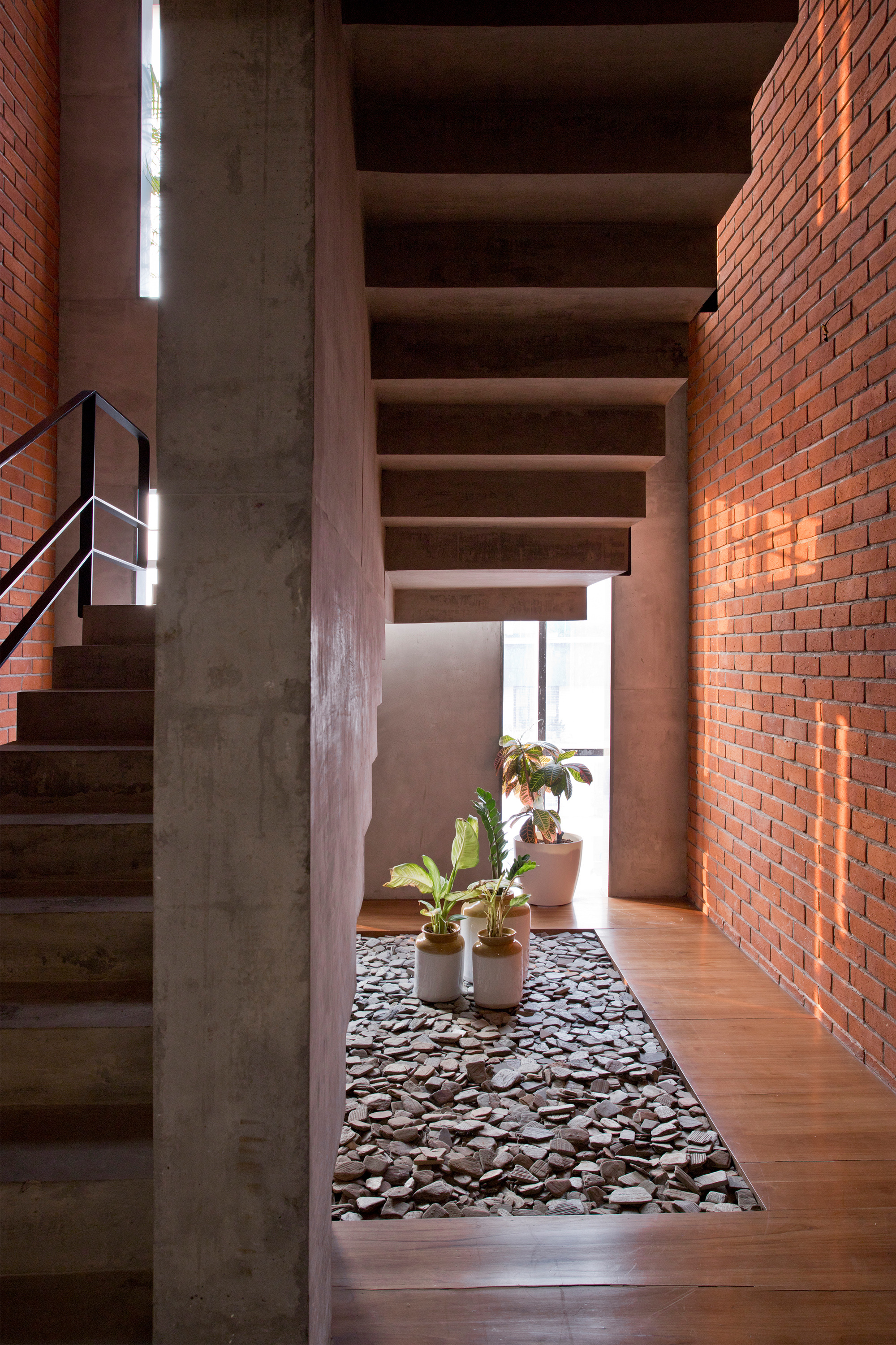 Gallery of Tic-Tac-Toe House / DOT - 5