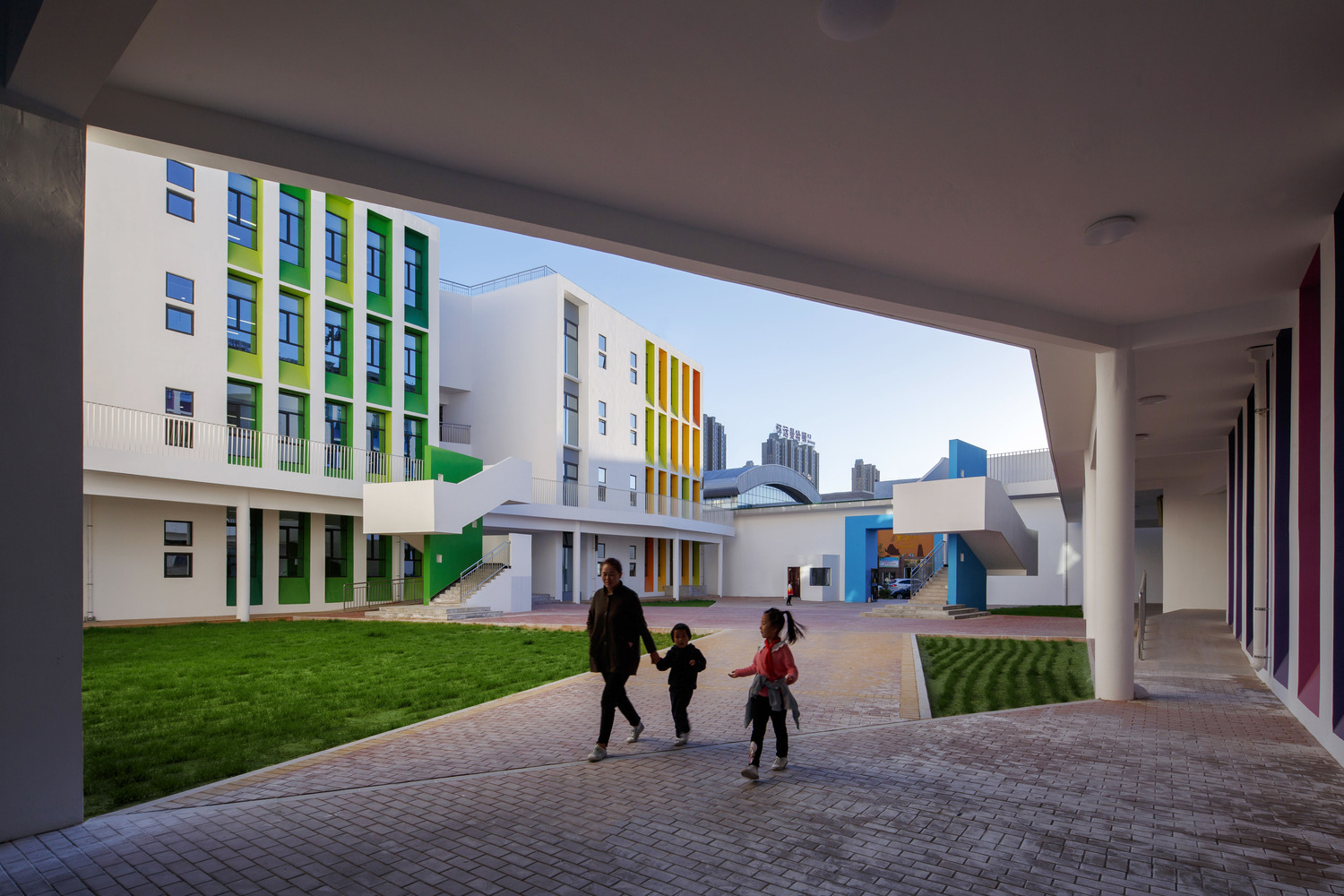 Gallery of Yulin Gaoxin No.3 Primary School / THAD + School of ...