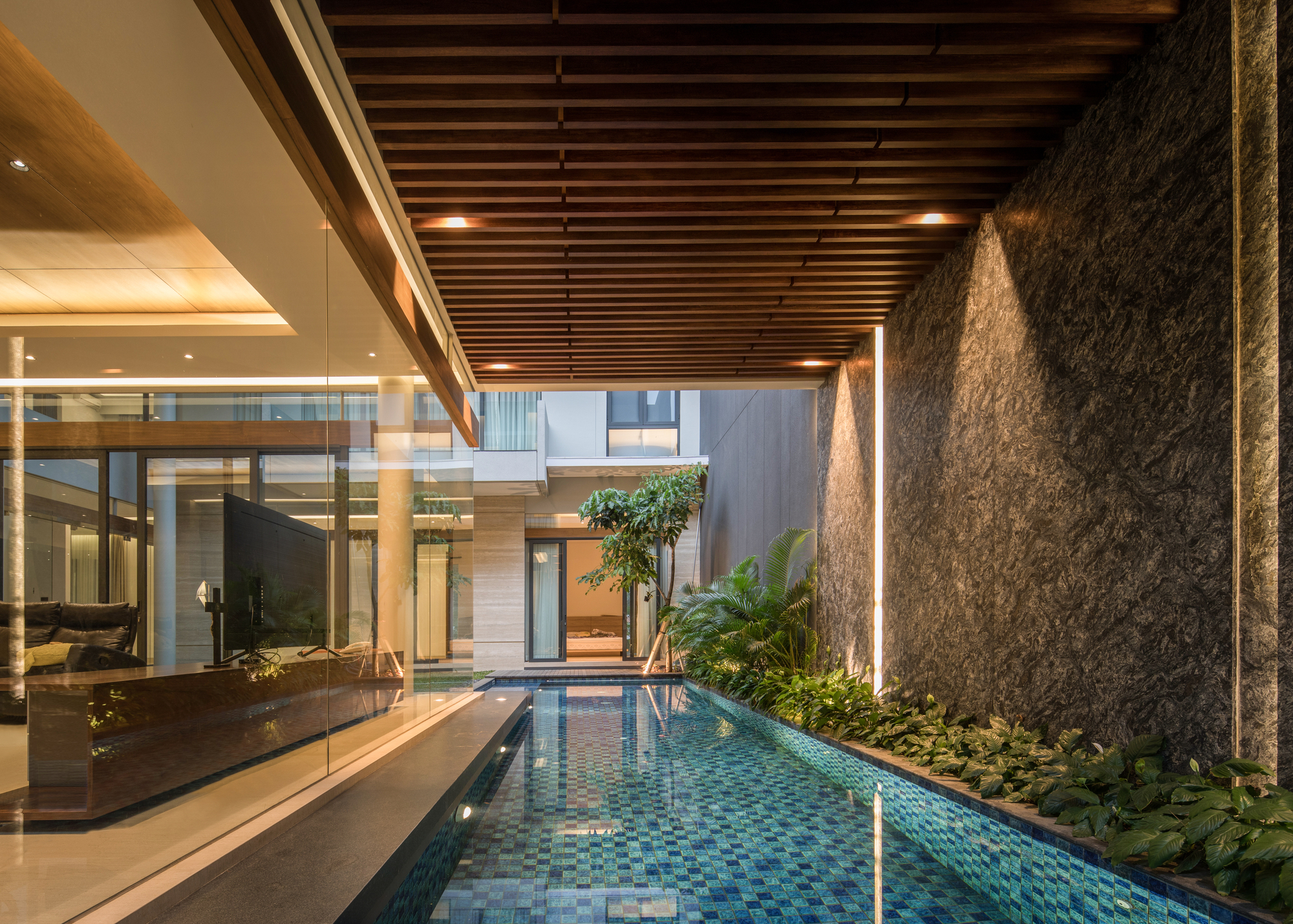 Gallery of FE House / Rakta Studio - 14