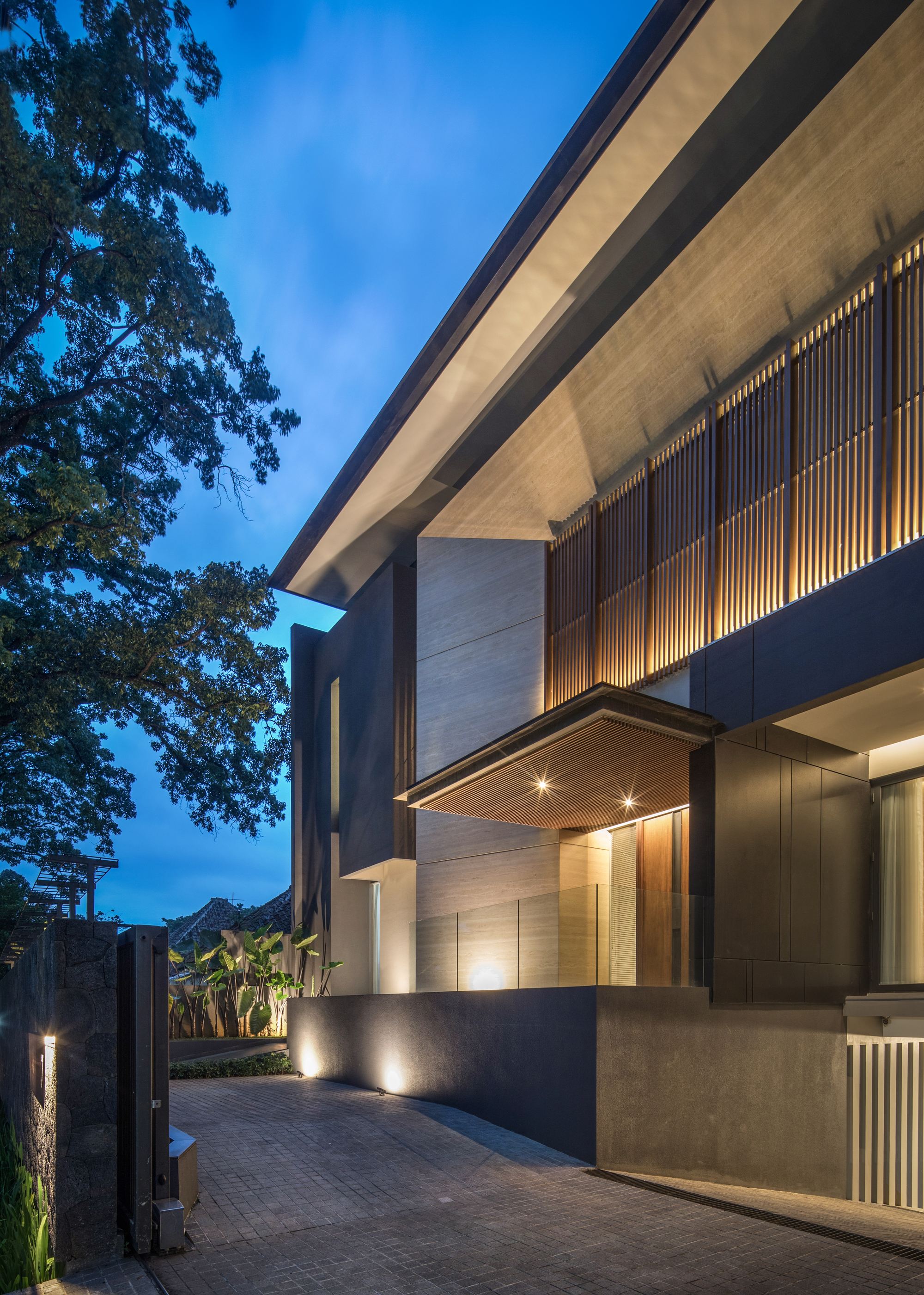 Gallery of FE House / Rakta Studio - 5