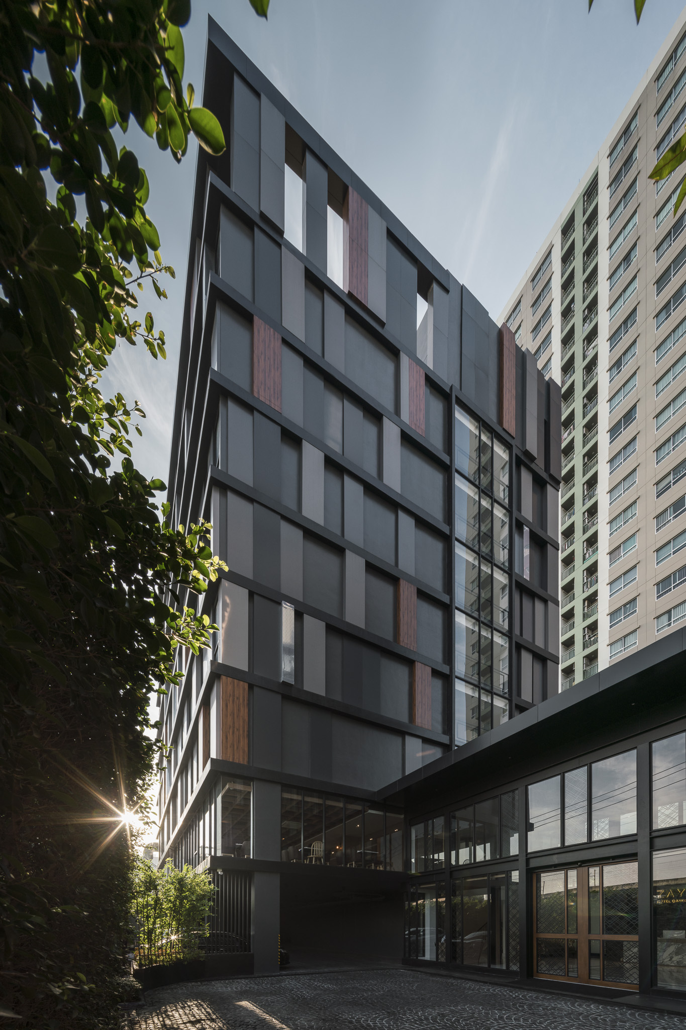 Gallery of Srinakarin Hotel / Archimontage Design Fields Sophisticated - 13