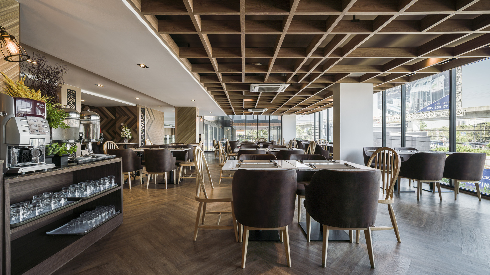 Gallery of Srinakarin Hotel / Archimontage Design Fields Sophisticated - 4