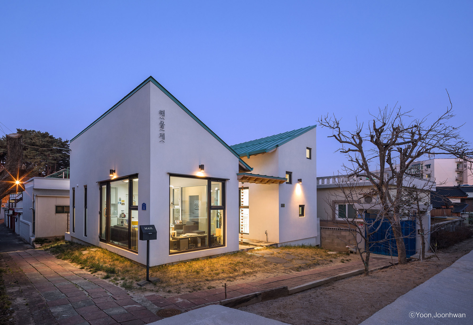 Gallery of Hae-mut-je House and Office / Architecture Studio YEIN - 7