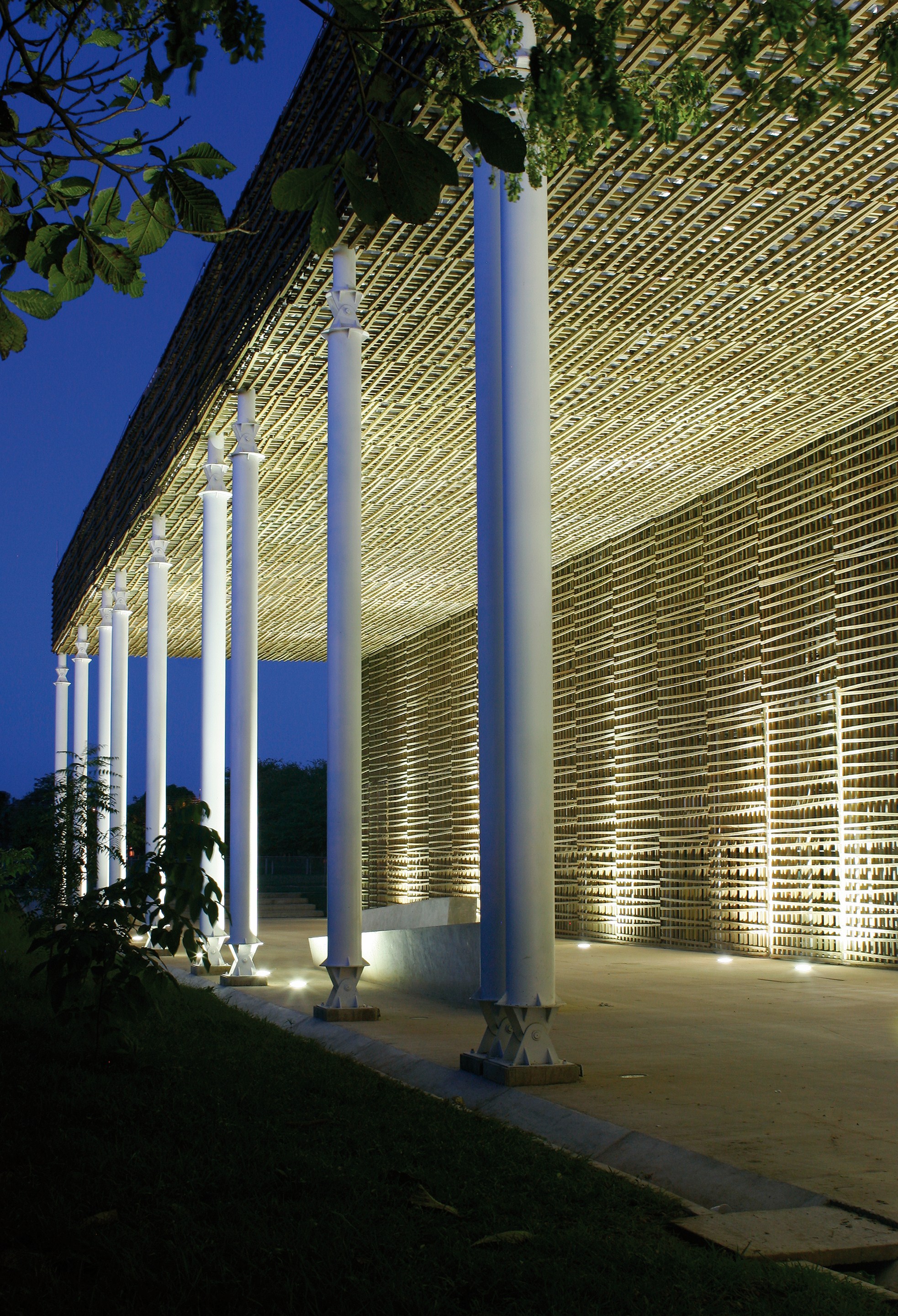 Gallery of Ventilation and Shade: Permeable Walls in Colombian ...