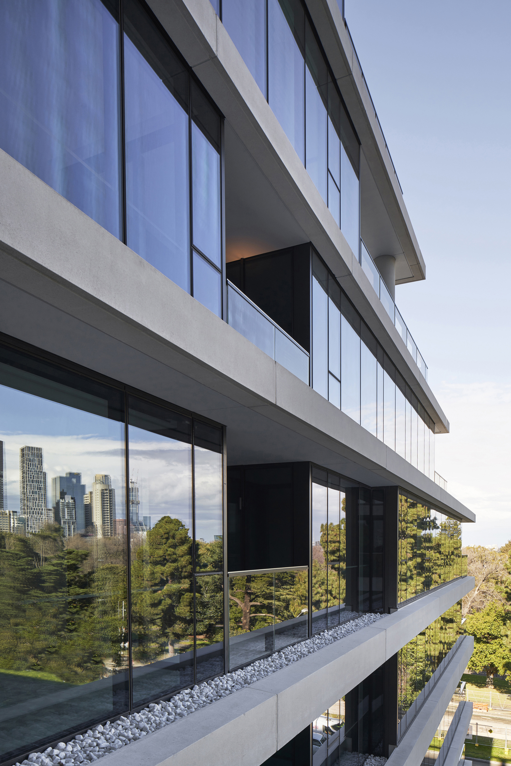 Gallery of The Eastbourne Residential Complex / Bates Smart - 3