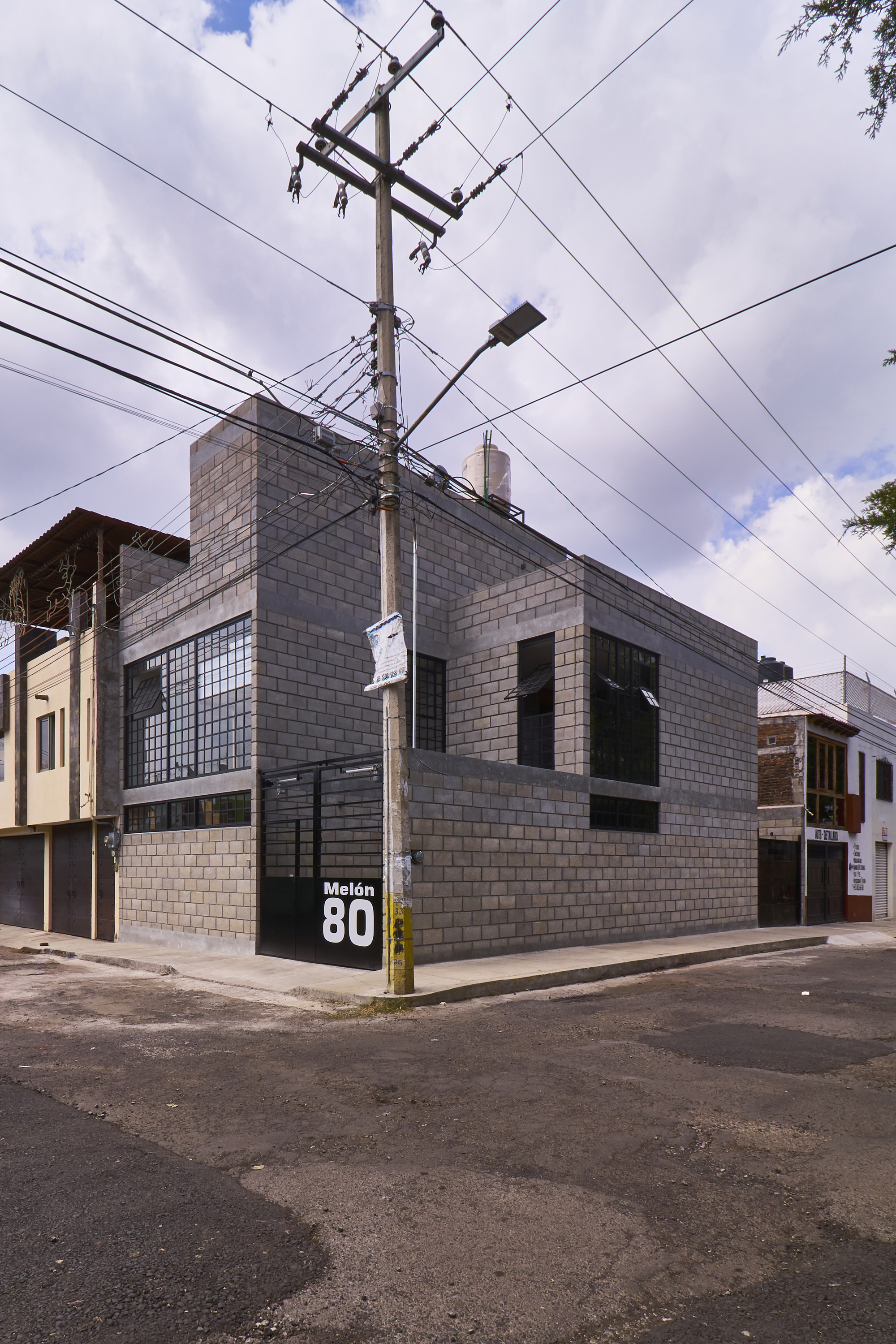 Gallery of Melon House / Sin Título Arquitectura - 12