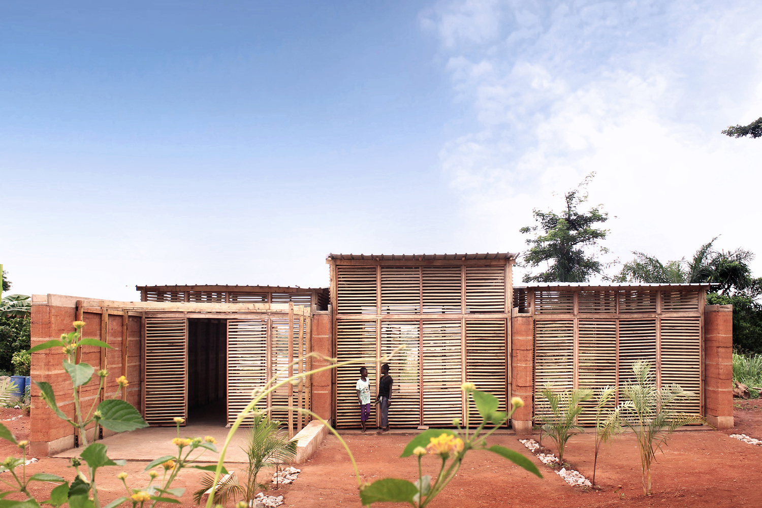 Gallery of Community Centers for Displaced Populations - 8