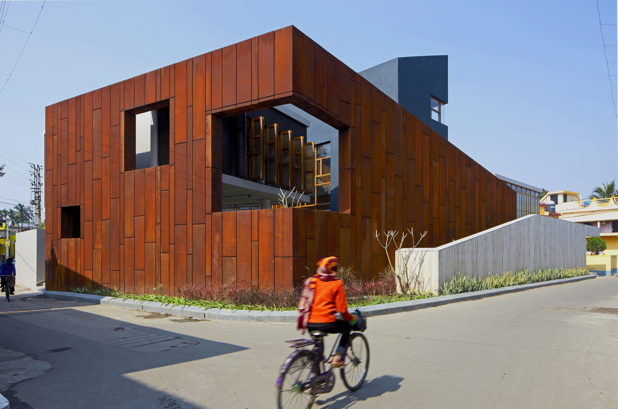Casa Muro / Abin Design Studio | ArchDaily Brasil