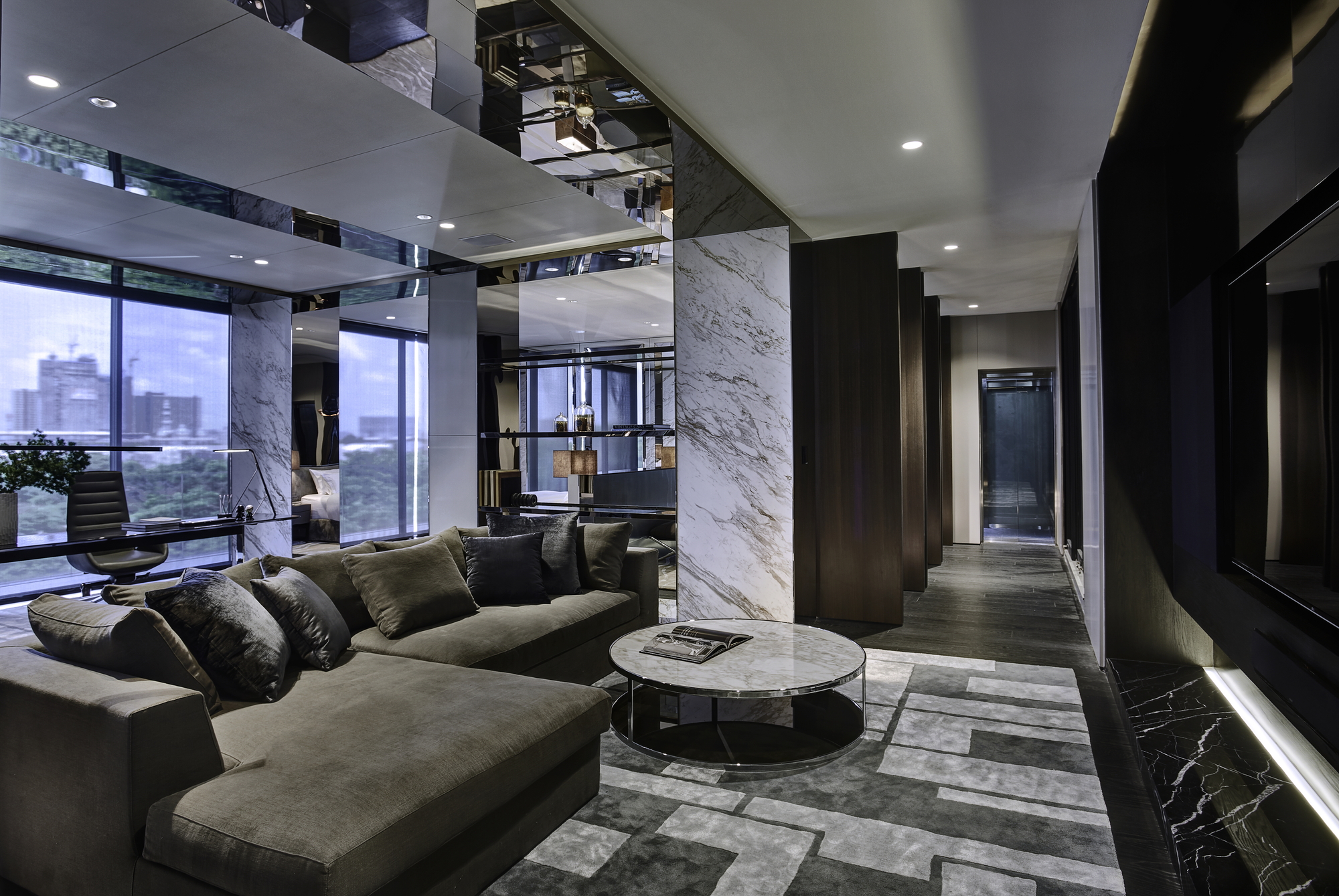 Gallery of Twisted House / Architects 49 House Design Limited - 12