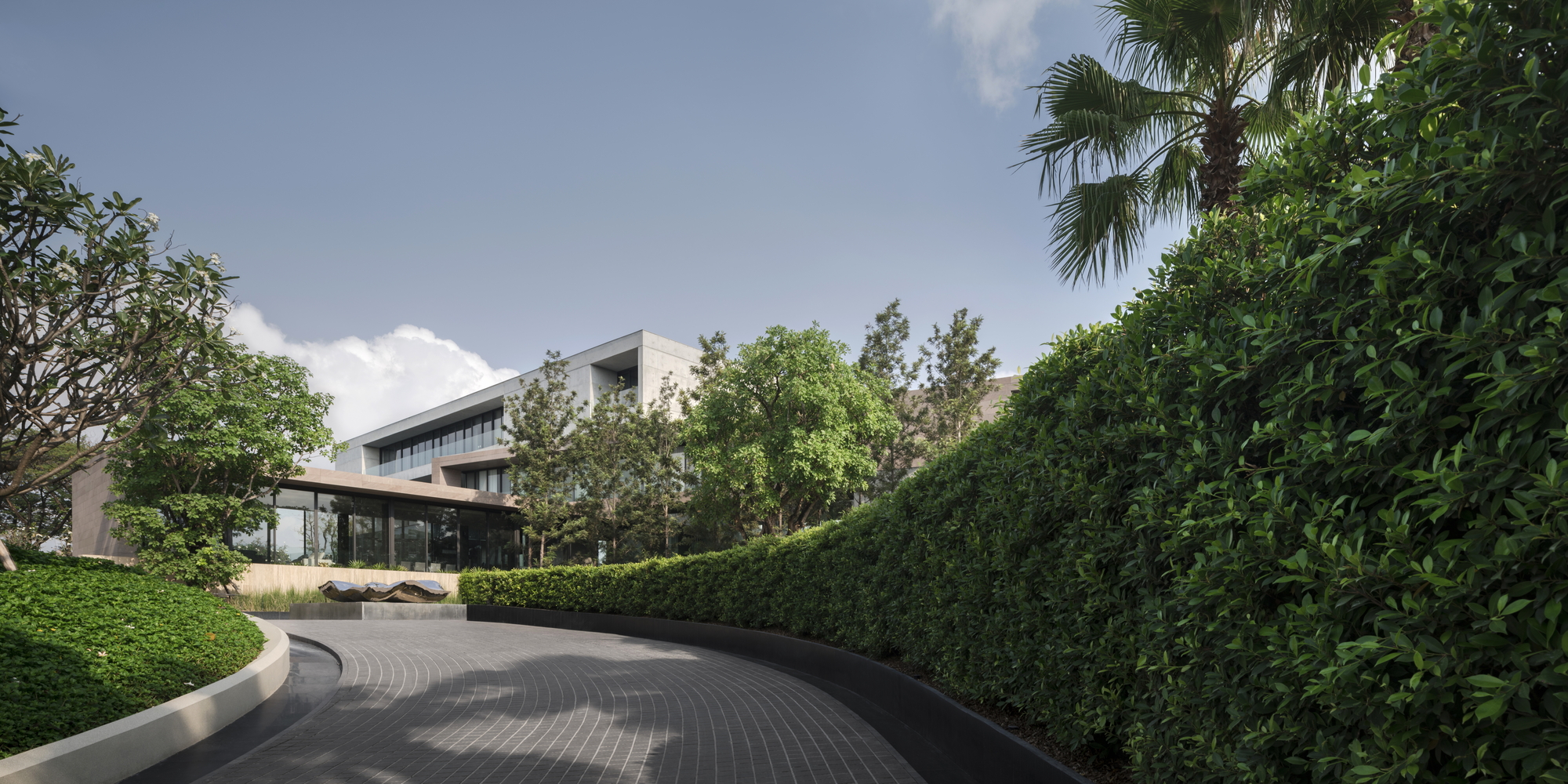 Gallery of Twisted House / Architects 49 House Design Limited - 10