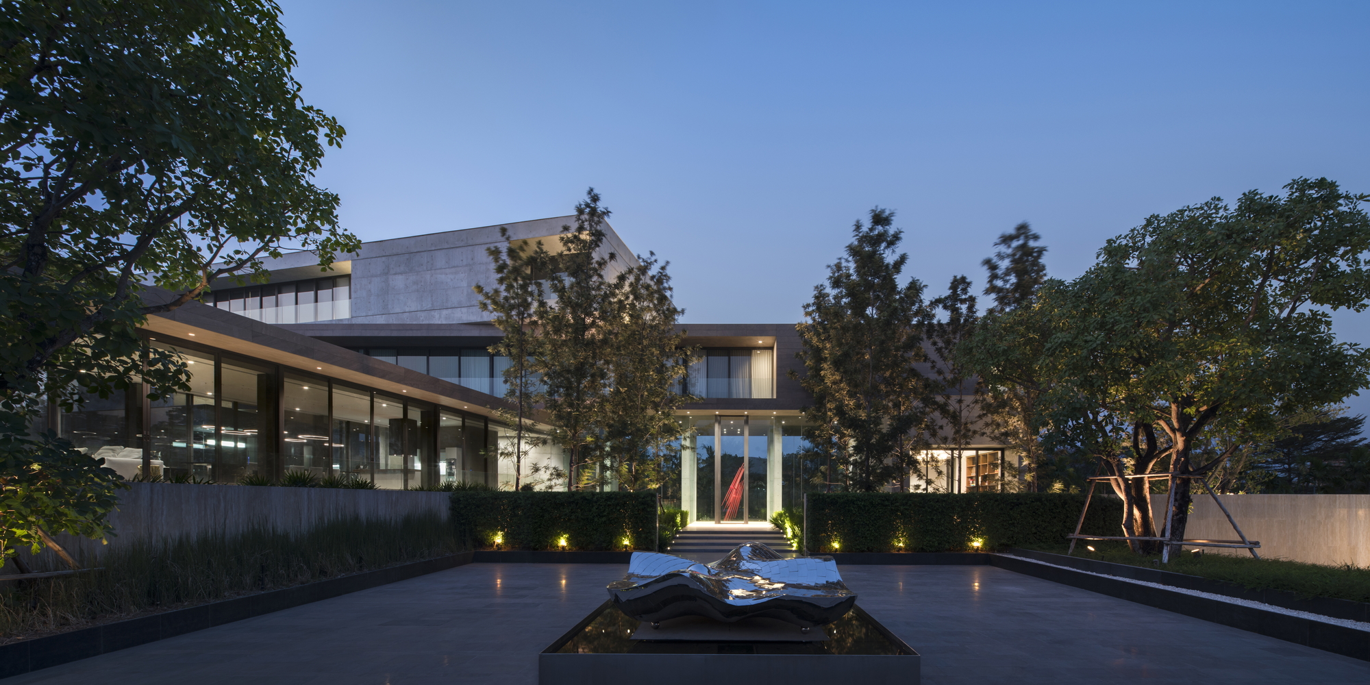 Gallery of Twisted House / Architects 49 House Design Limited - 7