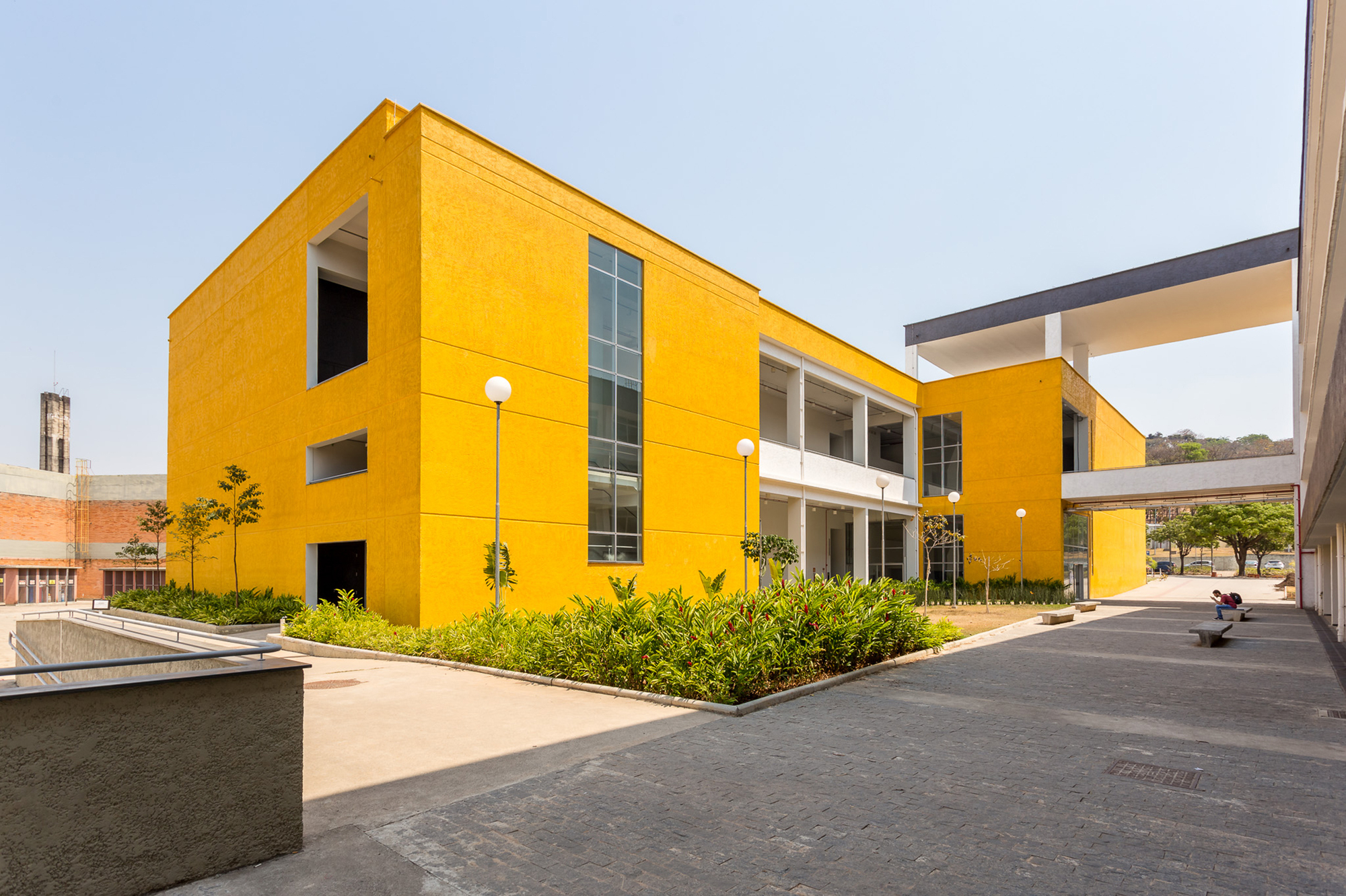 Gallery of CAD 3 Center / DPFP UFMG - 2