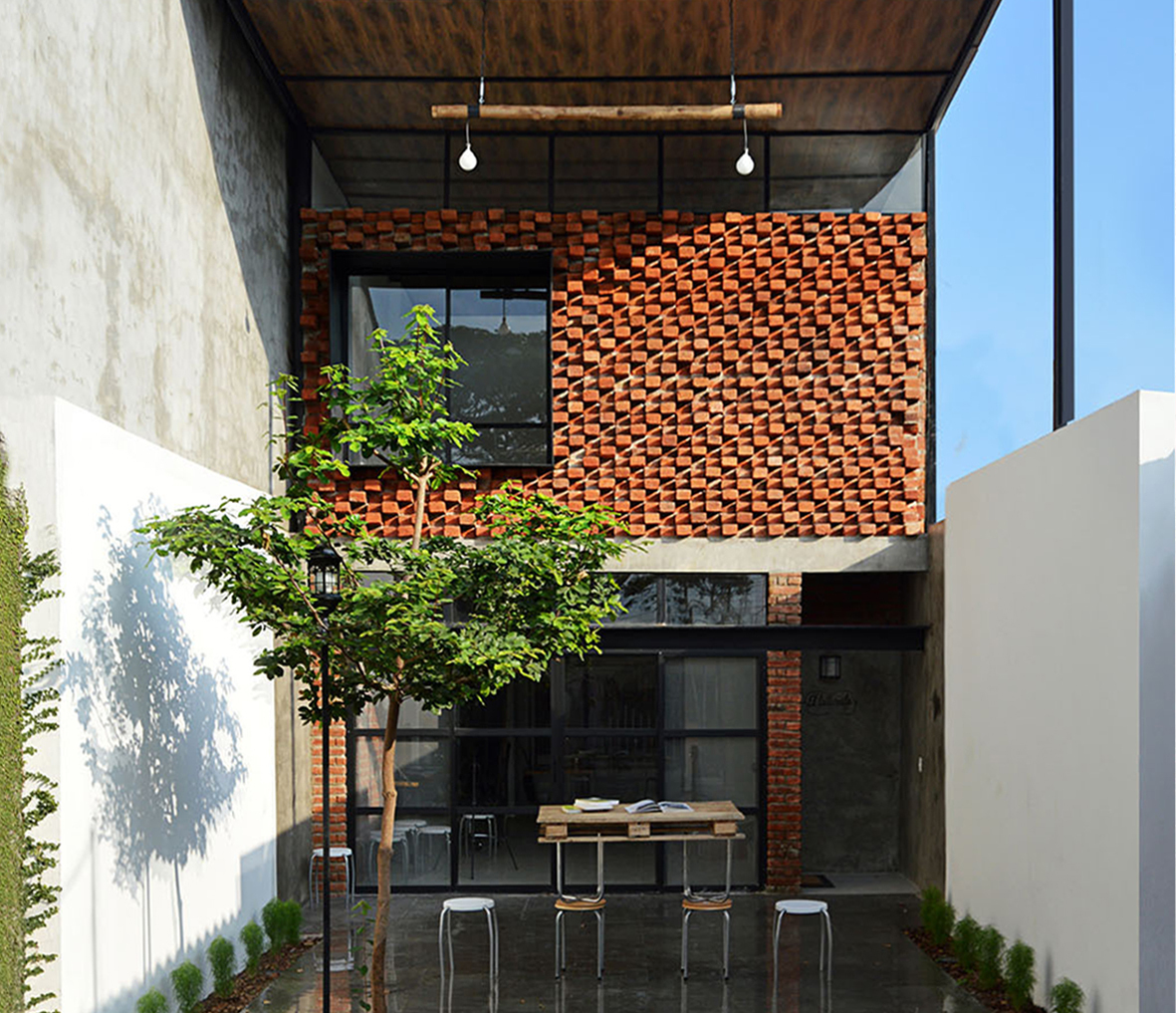 Gallery of Designing in Tight Spaces: Examples from Latin America - 10