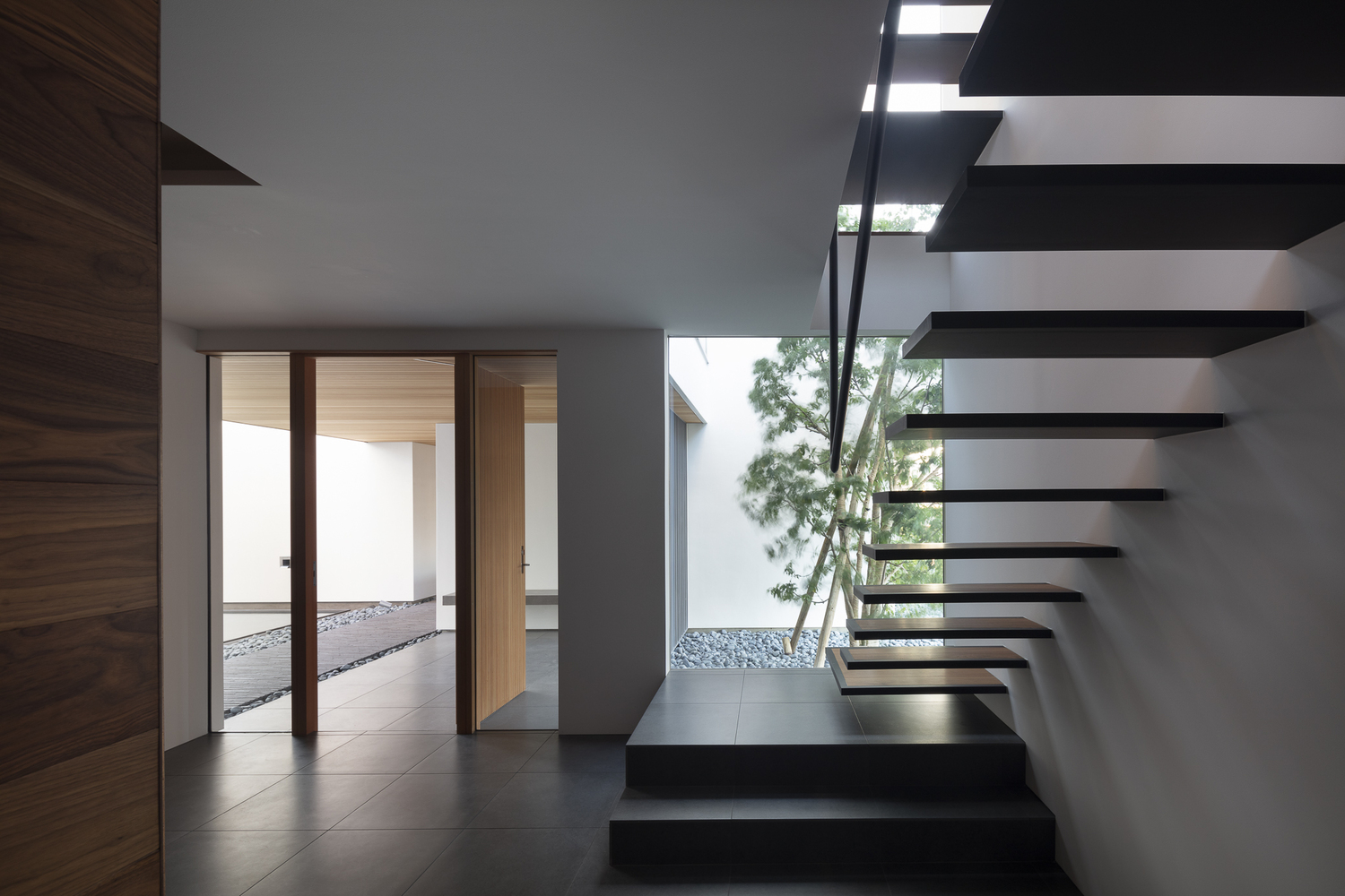 Gallery of Roadside House / K+S Architects - 9