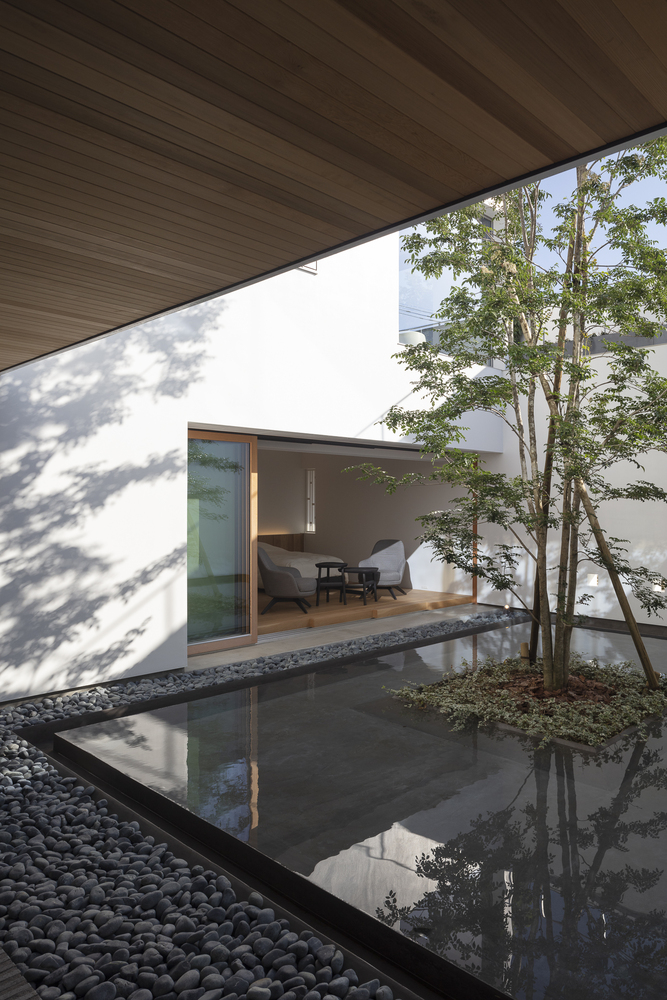 Gallery of Roadside House / K+S Architects - 8