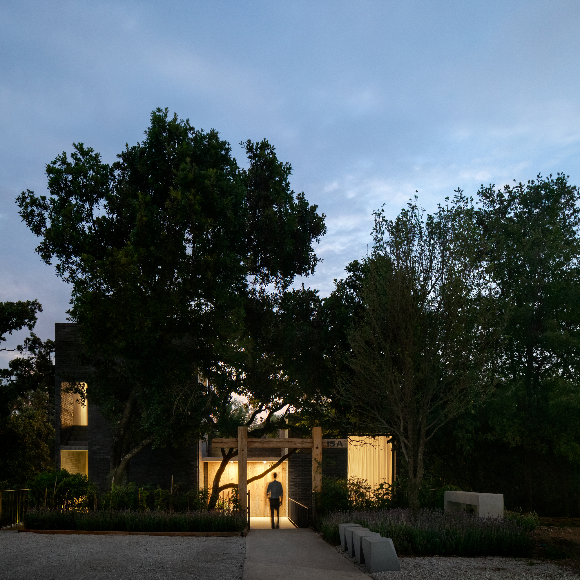 Gallery of CAB House / Estudio MMX - 11