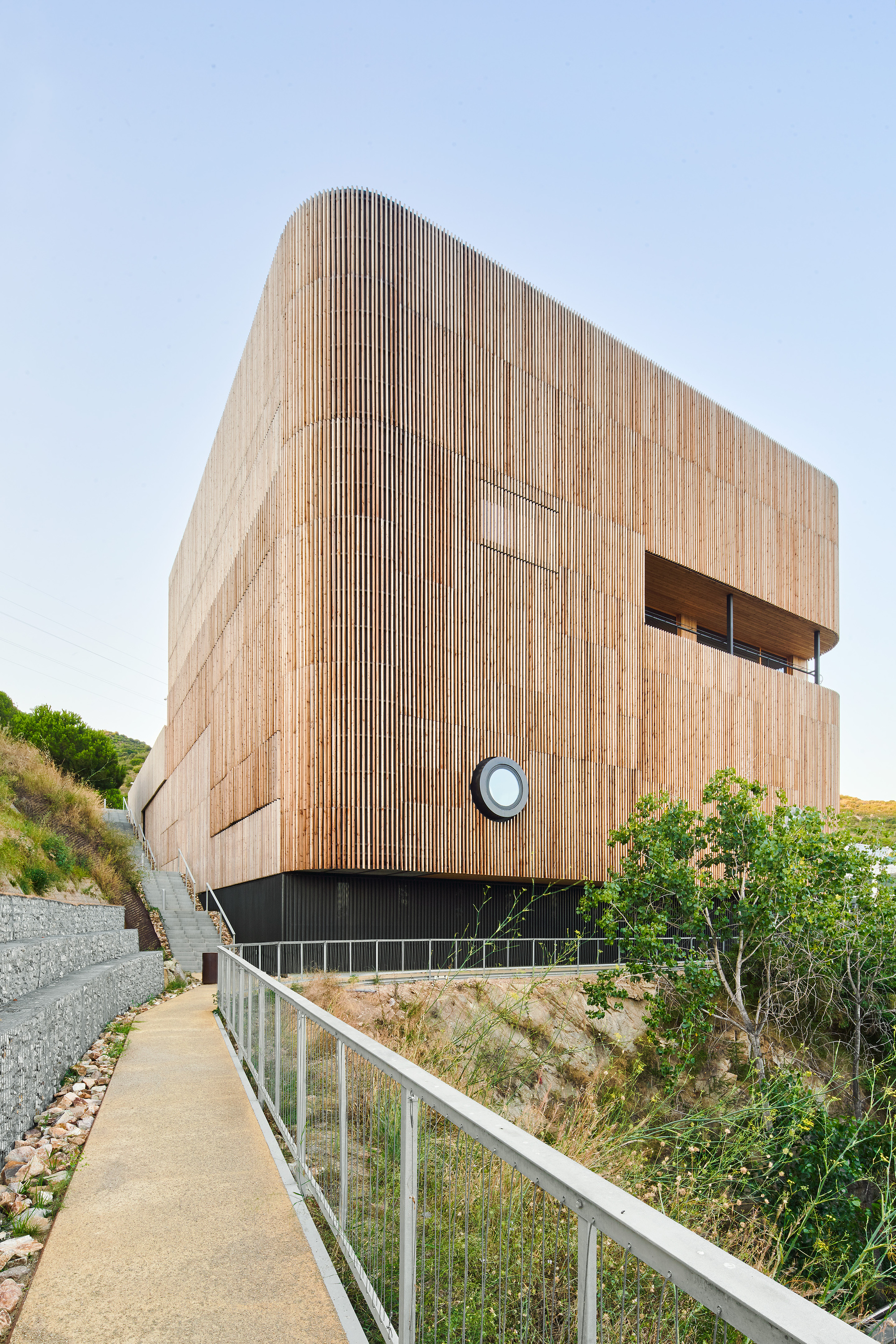 Gallery of Centre for Comparative Medicine and Bio-Image / Calderon ...