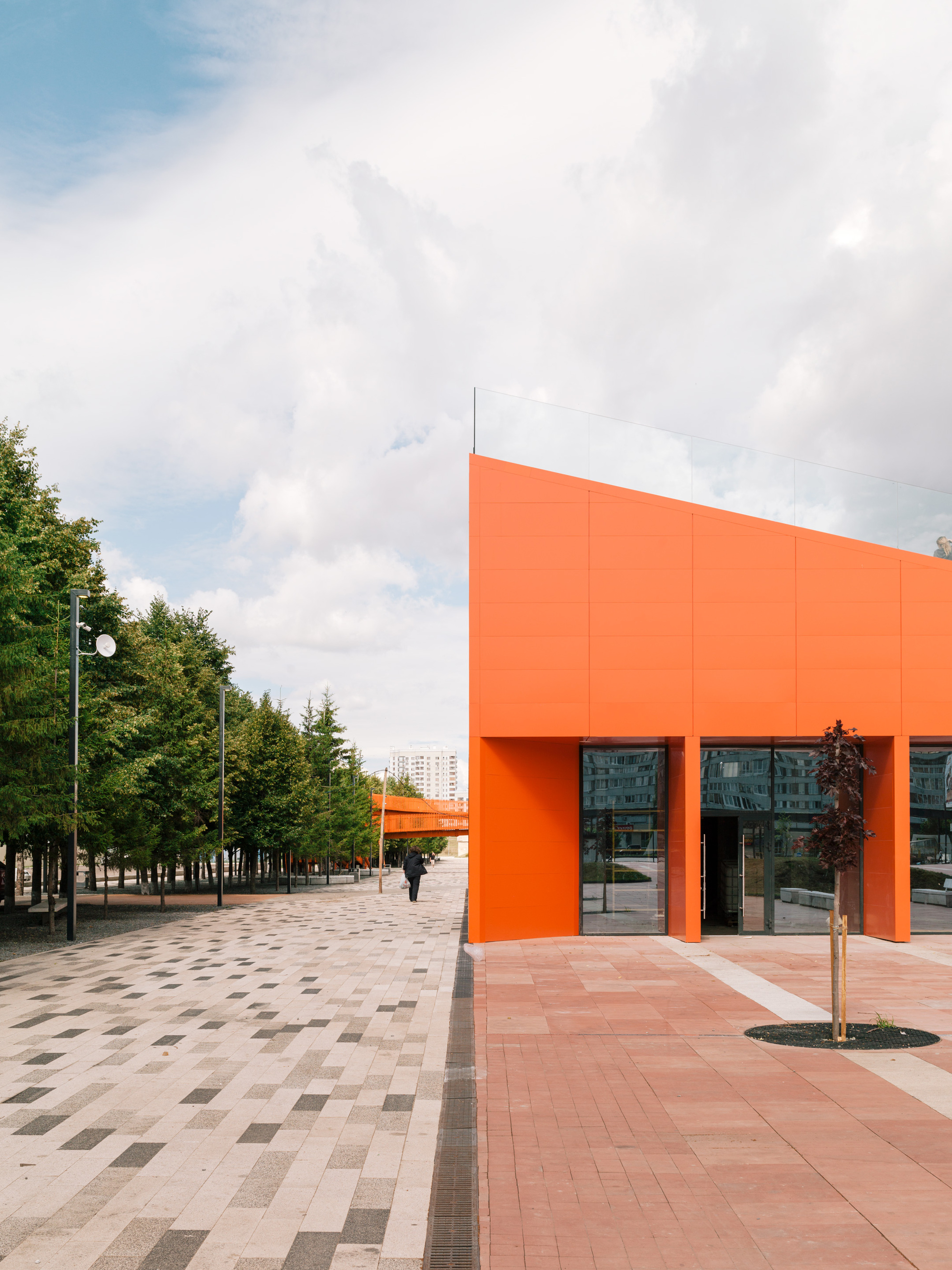 Galería de Plaza Azatlyk / DROM - 17