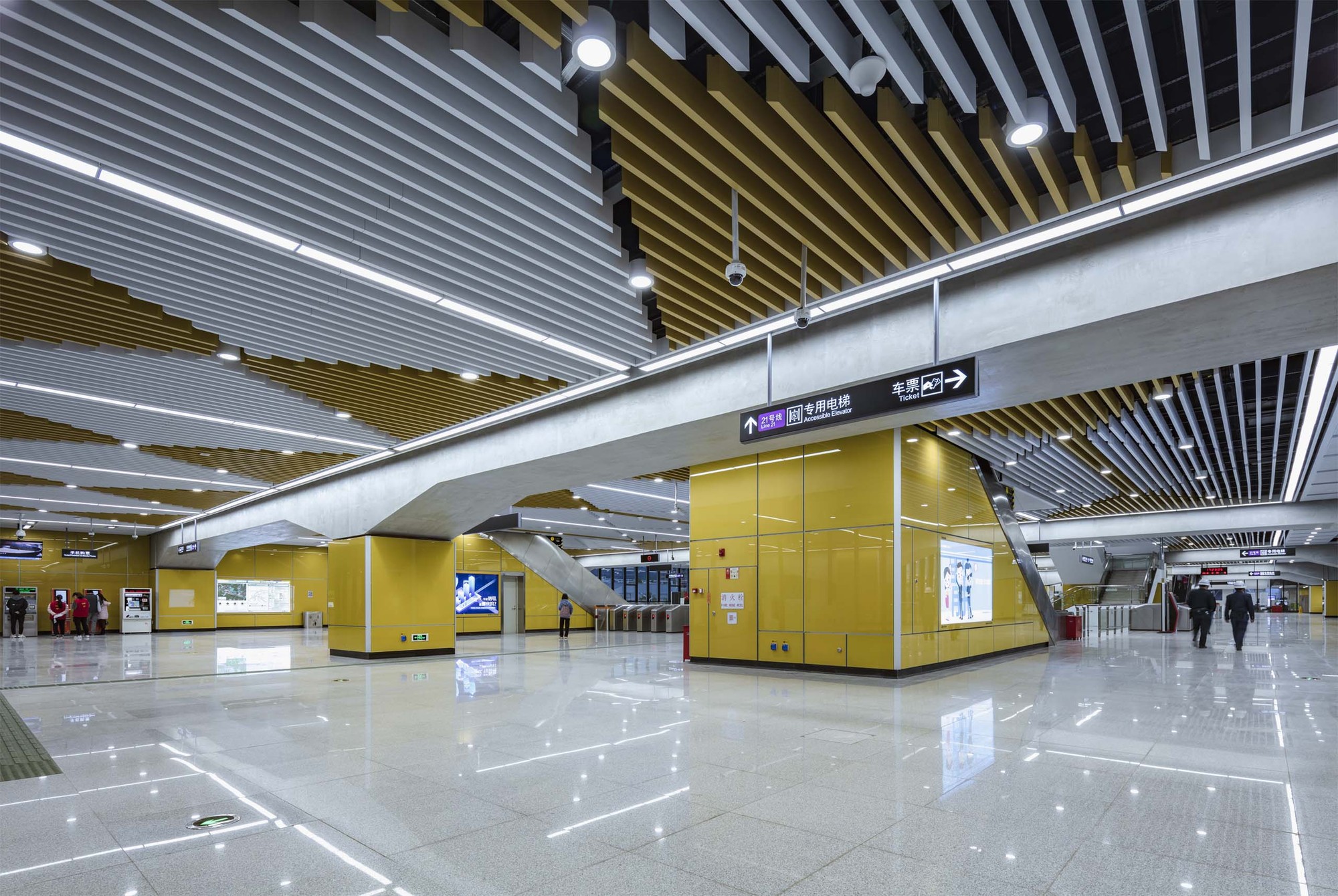 Gallery of Elevated Stations of Guangzhou Metro Line 21 / GDAD - 25