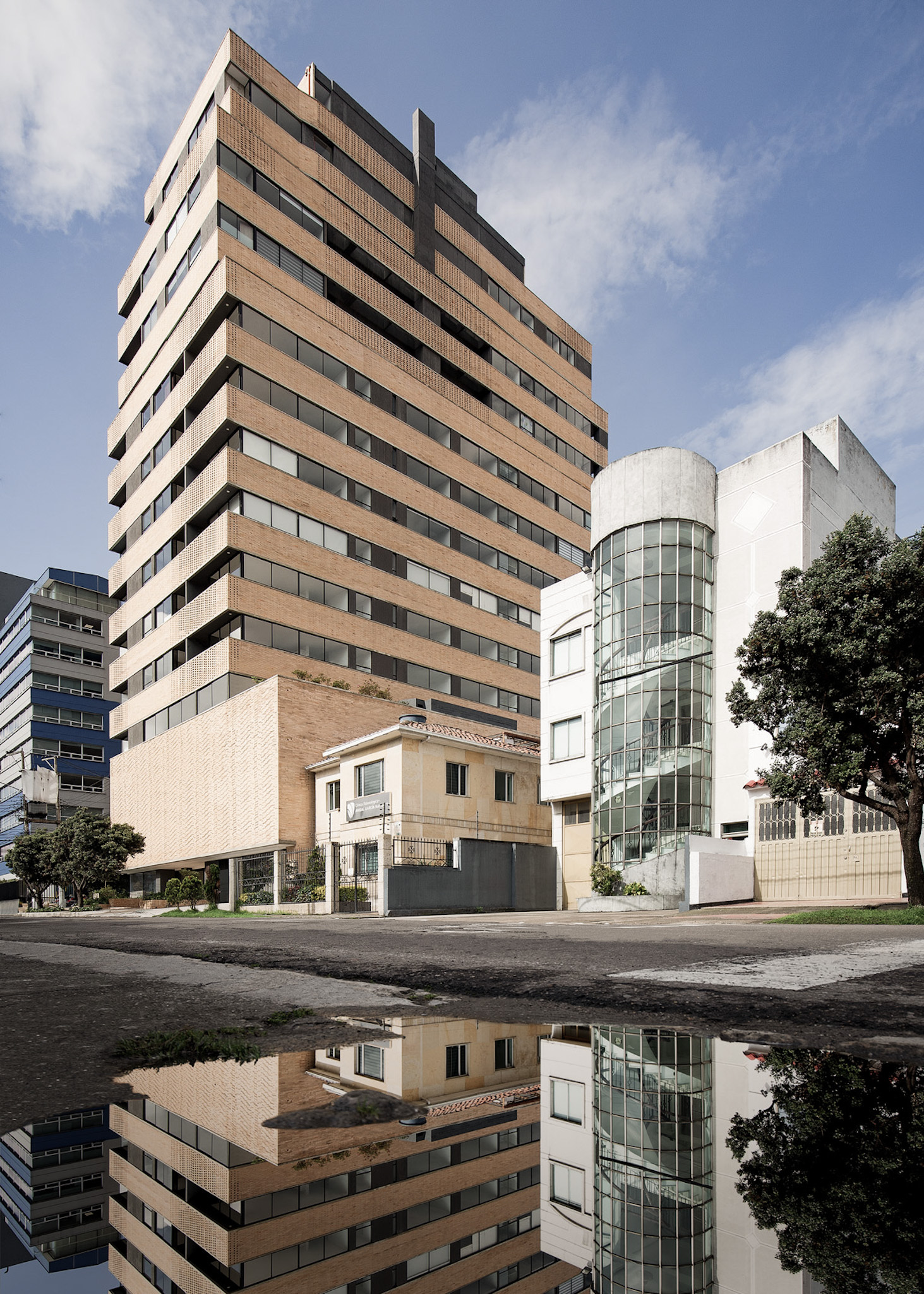 Galería de Edificio Tribeca / AR-AR (Martínez Arquitectura) + María Paula González - 18