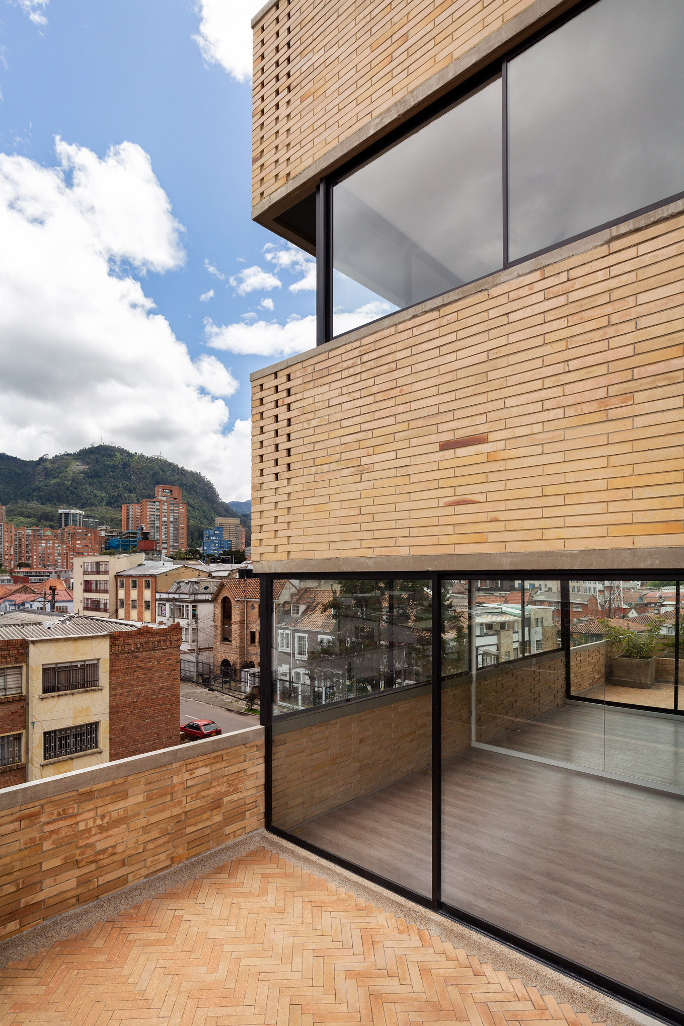 Galería de Edificio Tribeca / AR-AR (Martínez Arquitectura) + María Paula González - 10