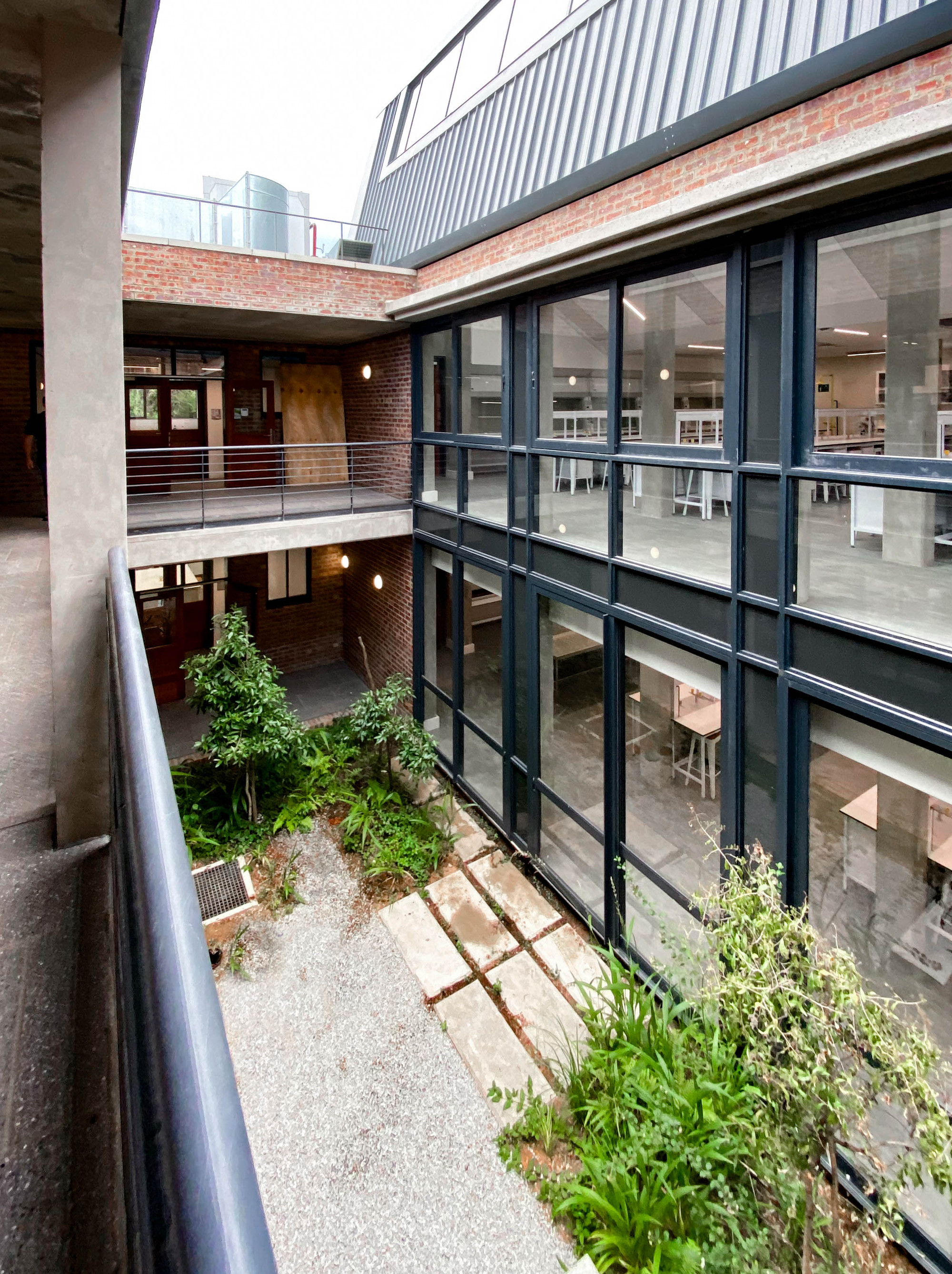 Gallery of Science Research Facilities / Ludwig Hansen Architects ...
