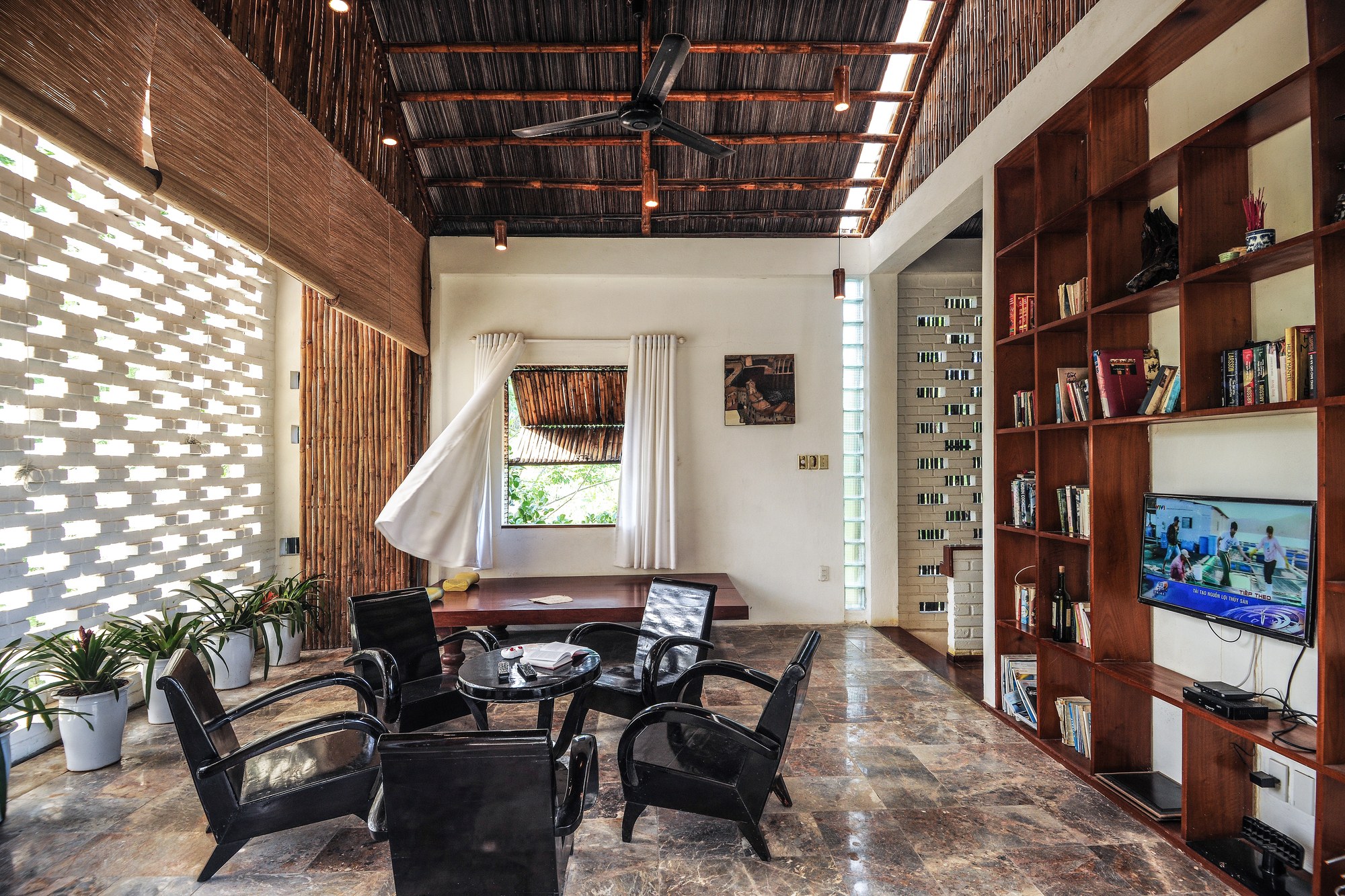 Gallery of Hoa Phong House / HUNI Housing + HUNI Architectes - 21