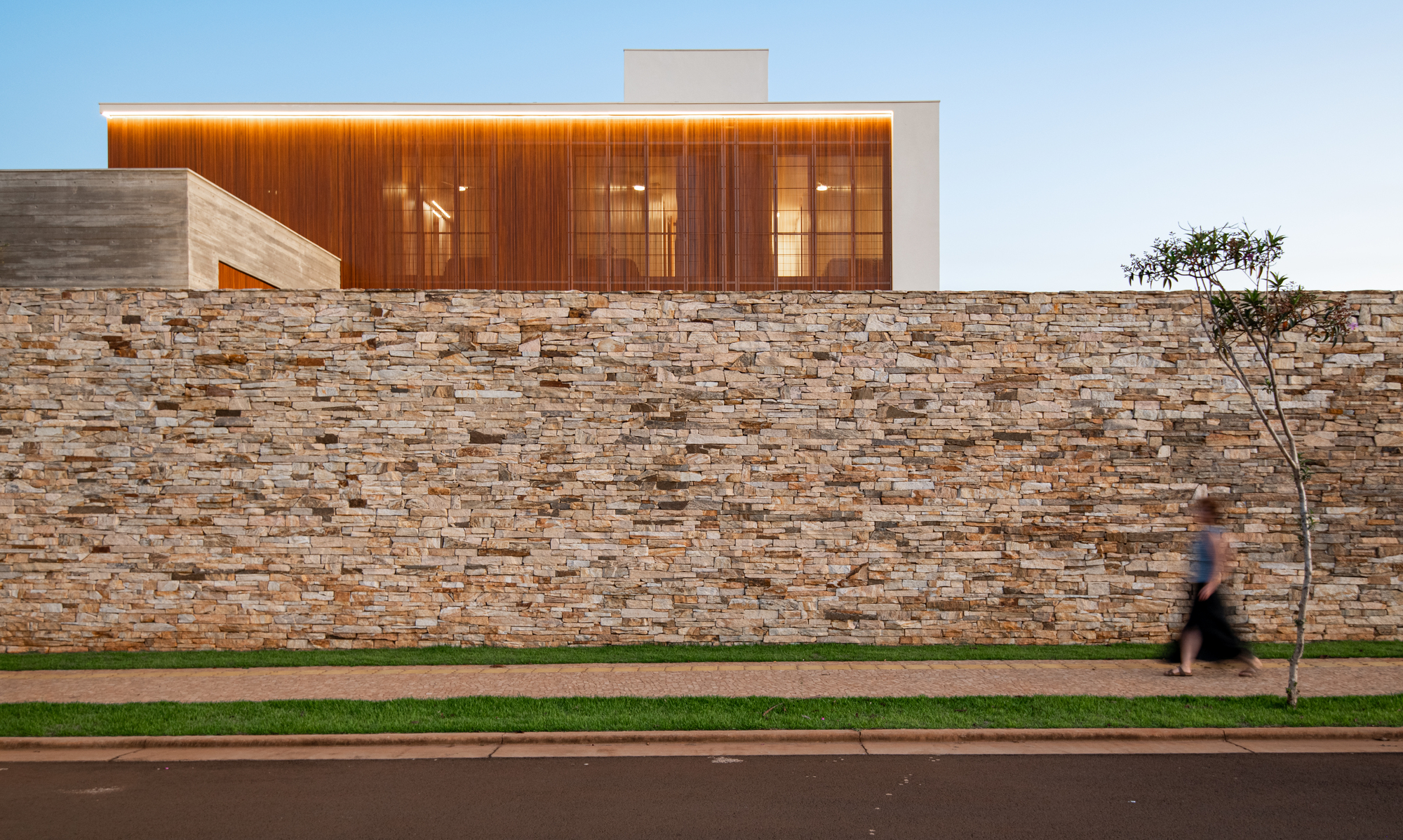 Gallery of RA House / lb+mr - 36