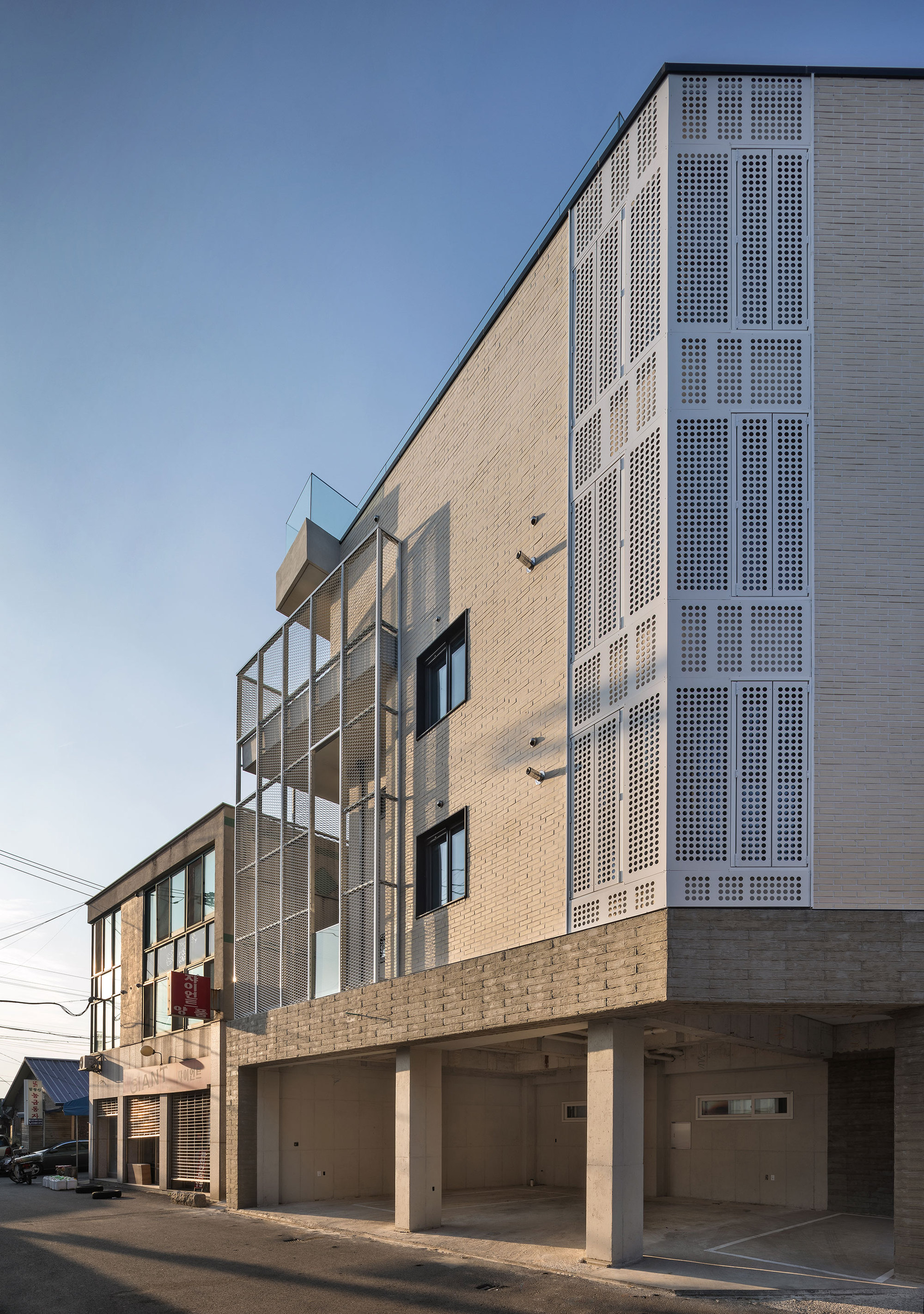 Gallery of Dandelion Courtyard Building / Architecture Studio YEIN - 12
