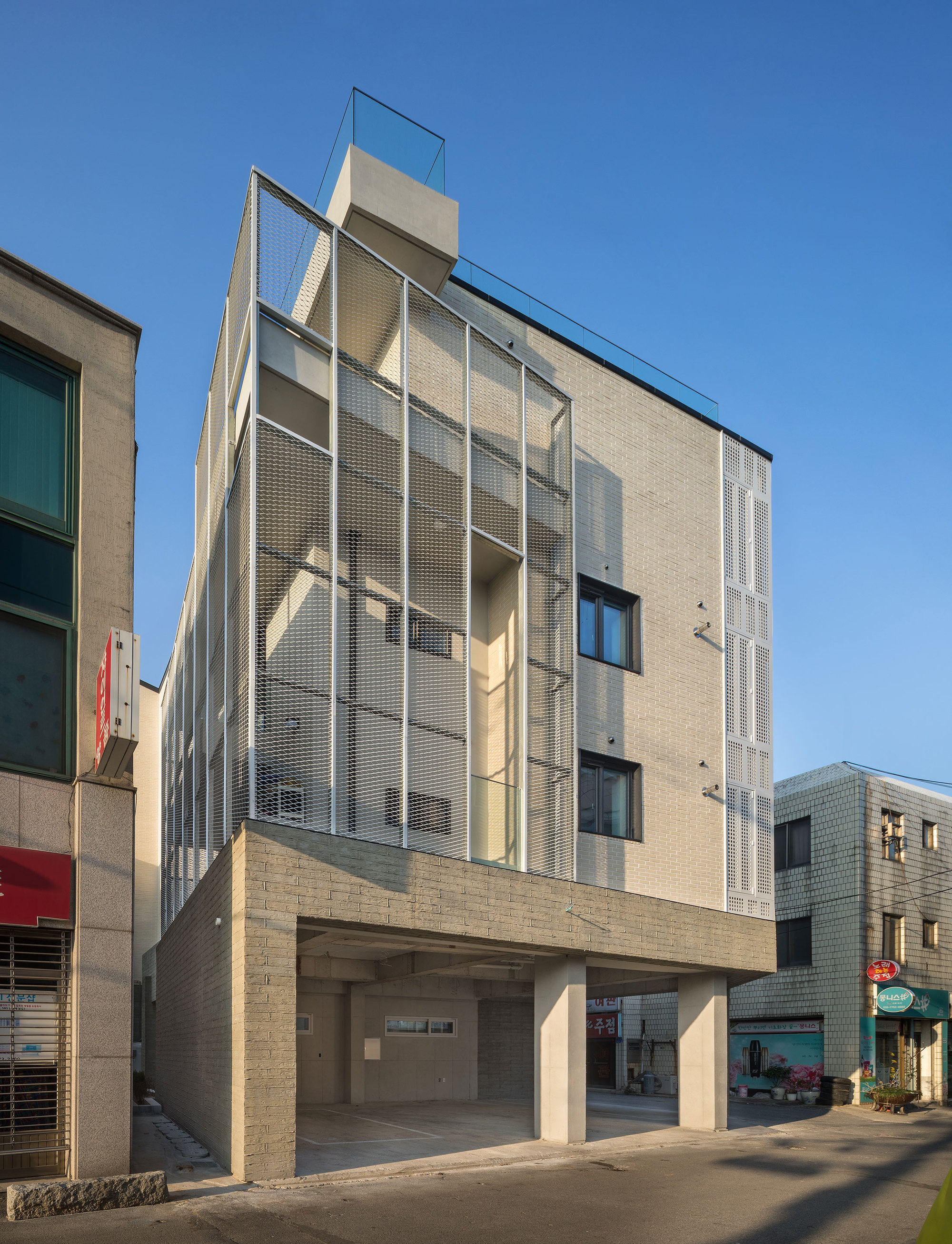 Gallery of Dandelion Courtyard Building / Architecture Studio YEIN - 14