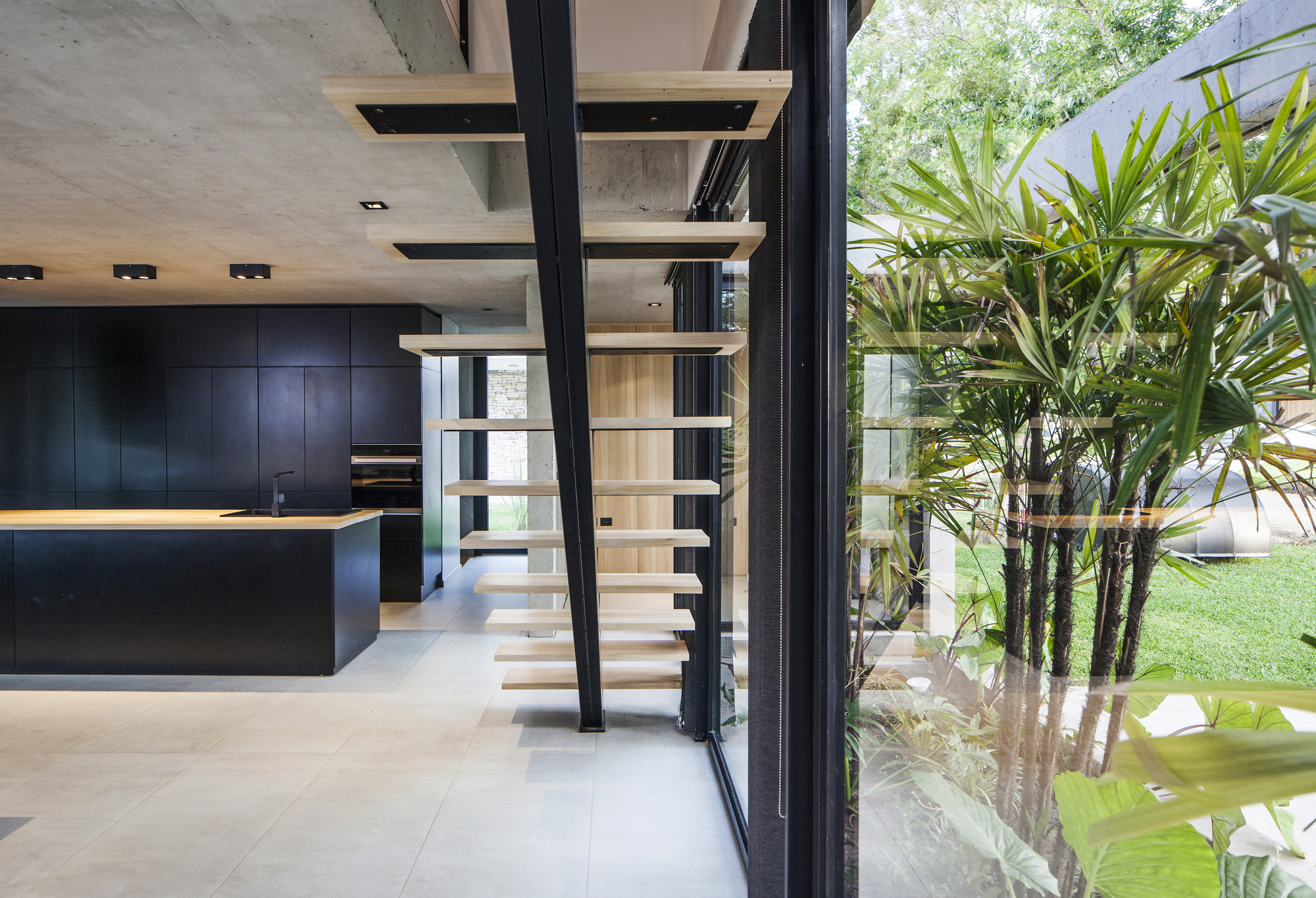 Galeria de Casa Negra / Estudio V2 Arquitectos - 14