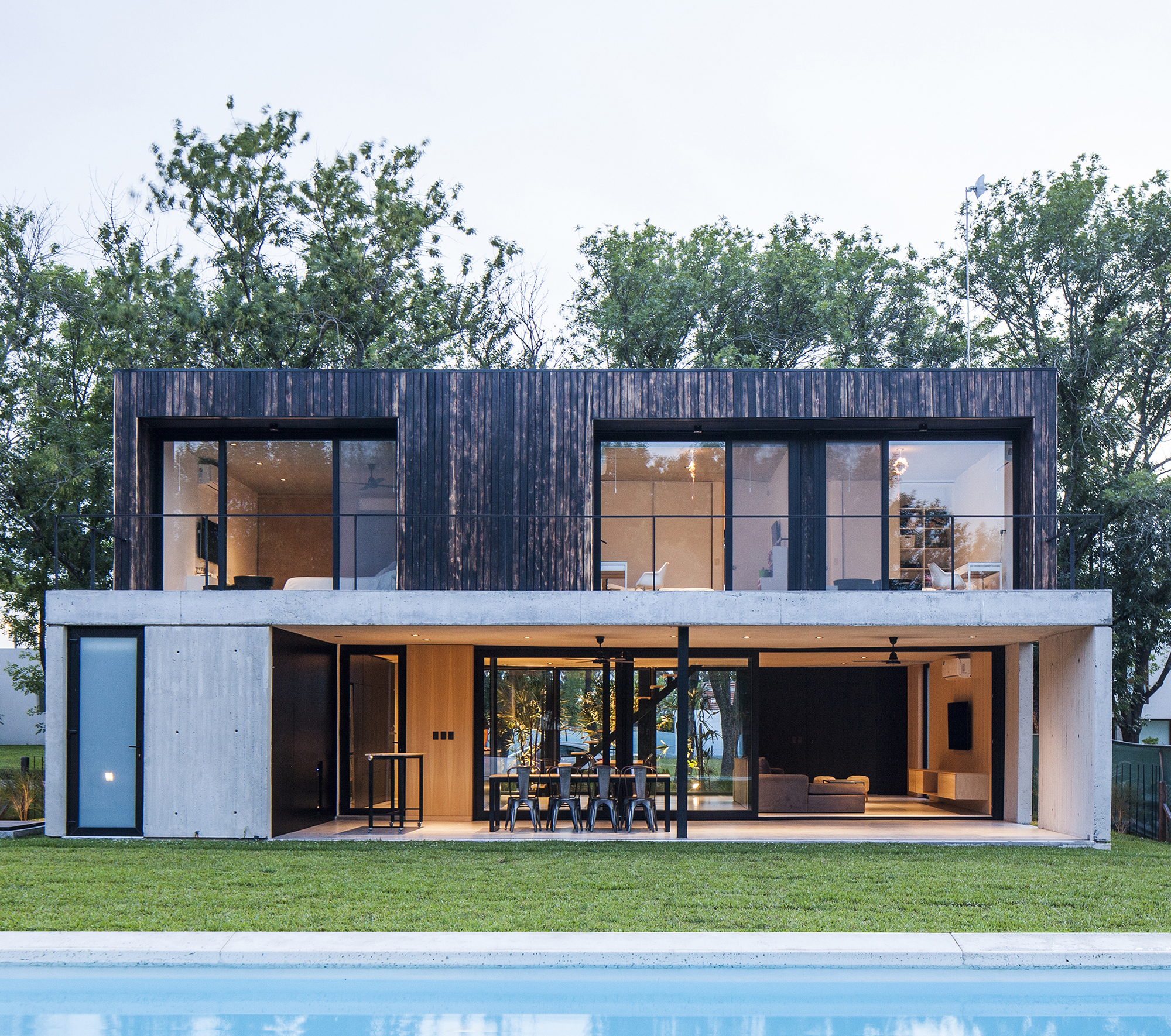 Gallery of Black House / Estudio V2 Arquitectos - 8