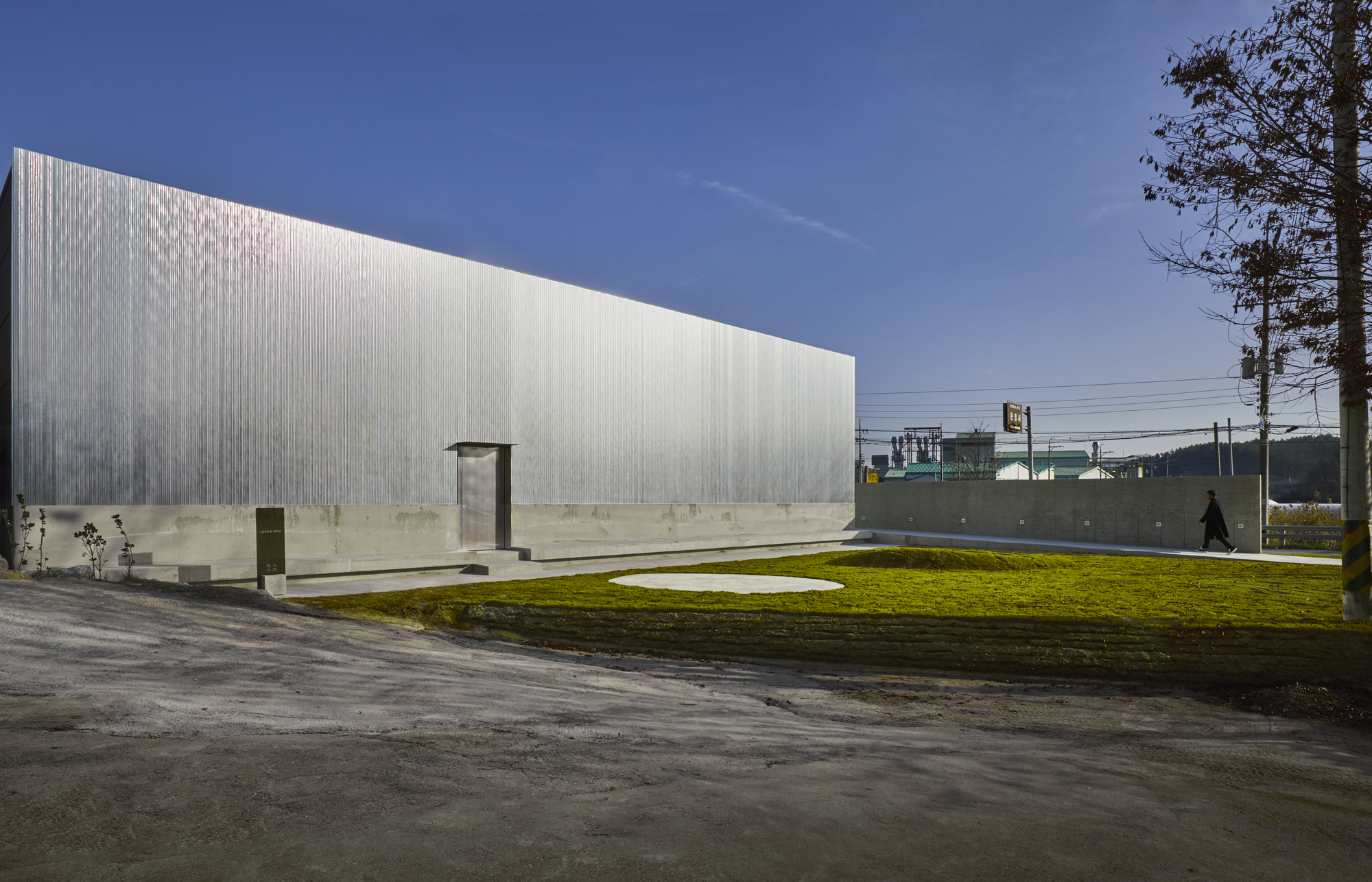 Gallery of LEEDO SAU Coffee / ATMOROUND - 25